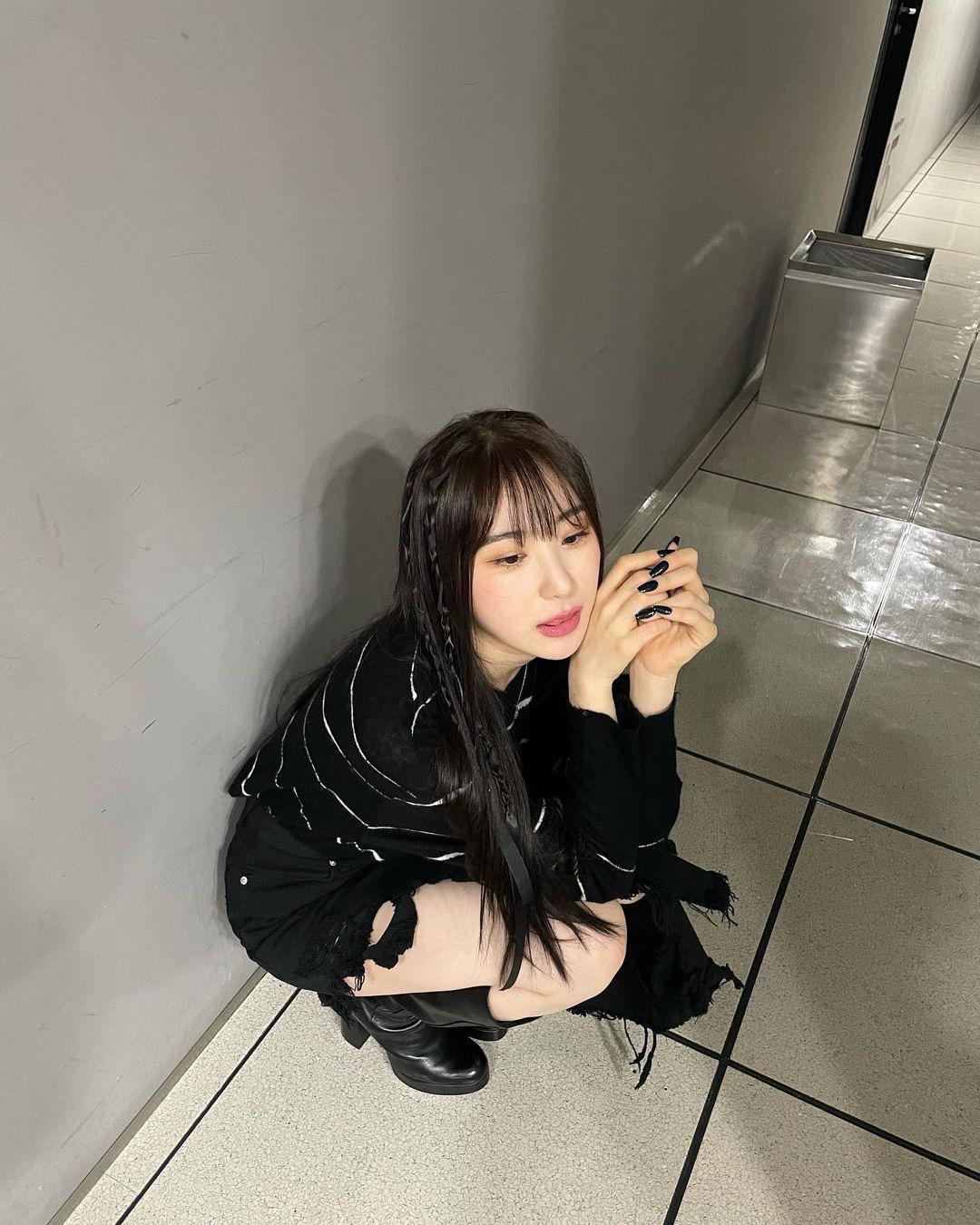 221015 Lee Chaeyeon Instagram Update | Scrolller