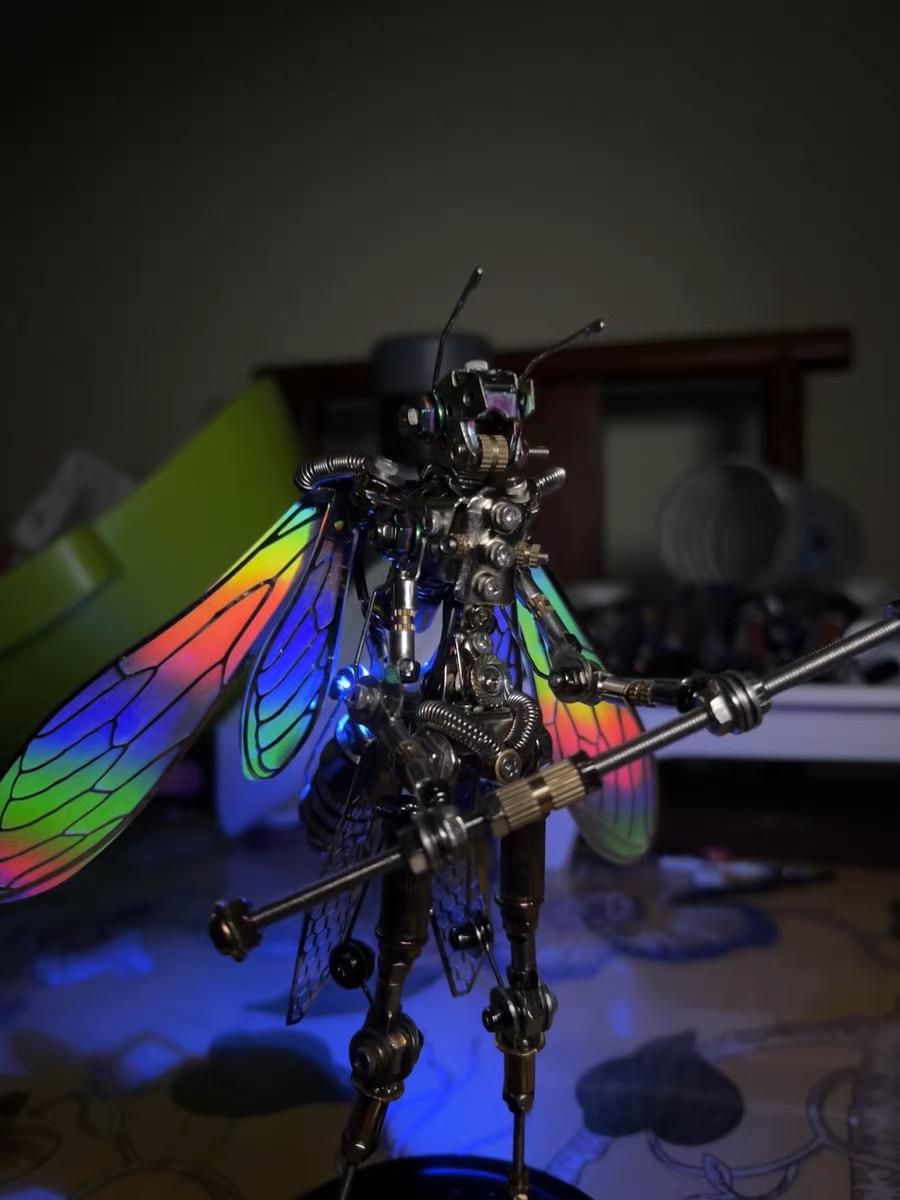 I upgraded Mecrob cyberpunk mantis. Here comes the Queen! | Scrolller