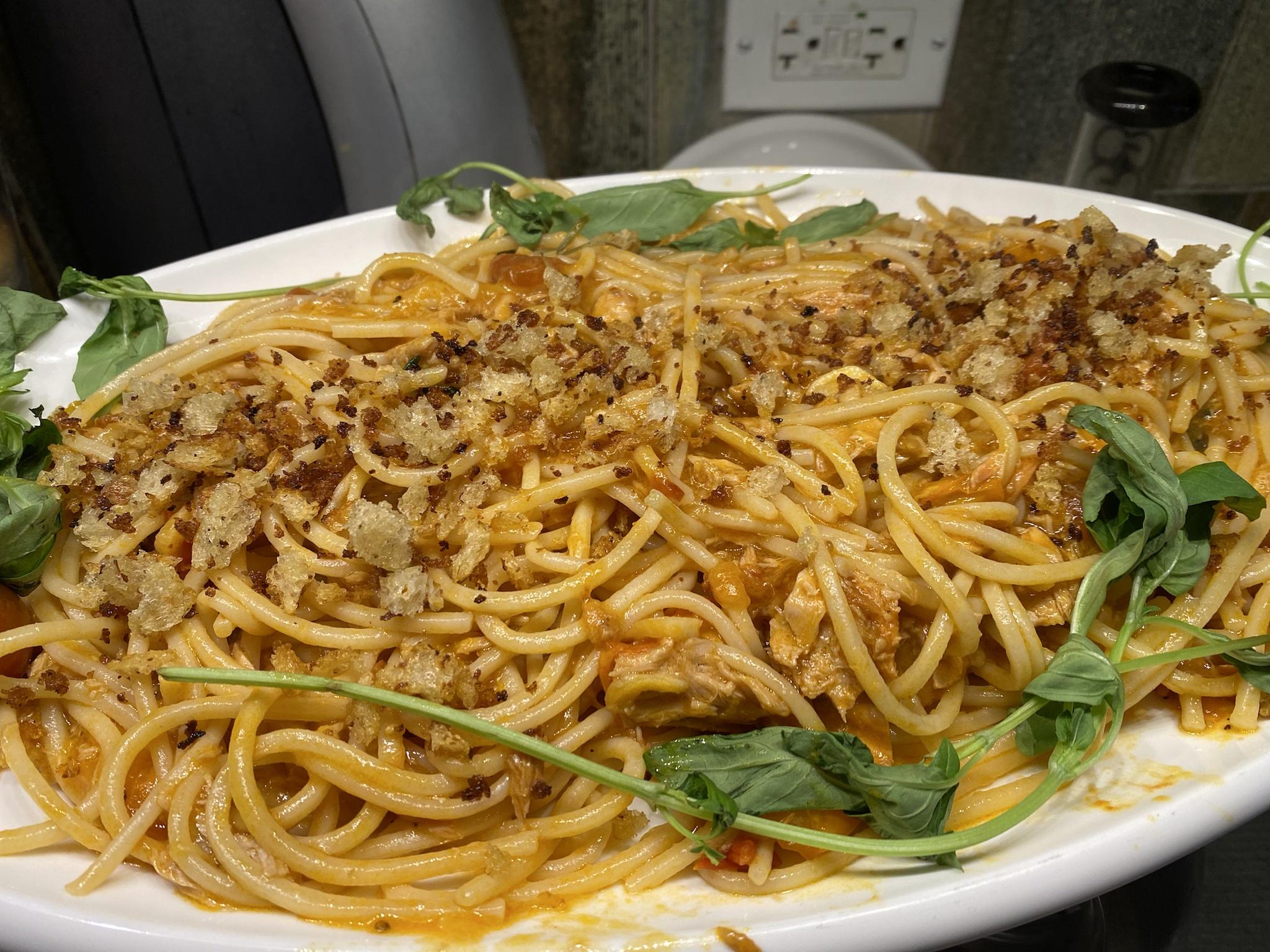[Homemade]Tuna Pasta with cherry tomatoes, basil and bread crumbs. | Scrolller