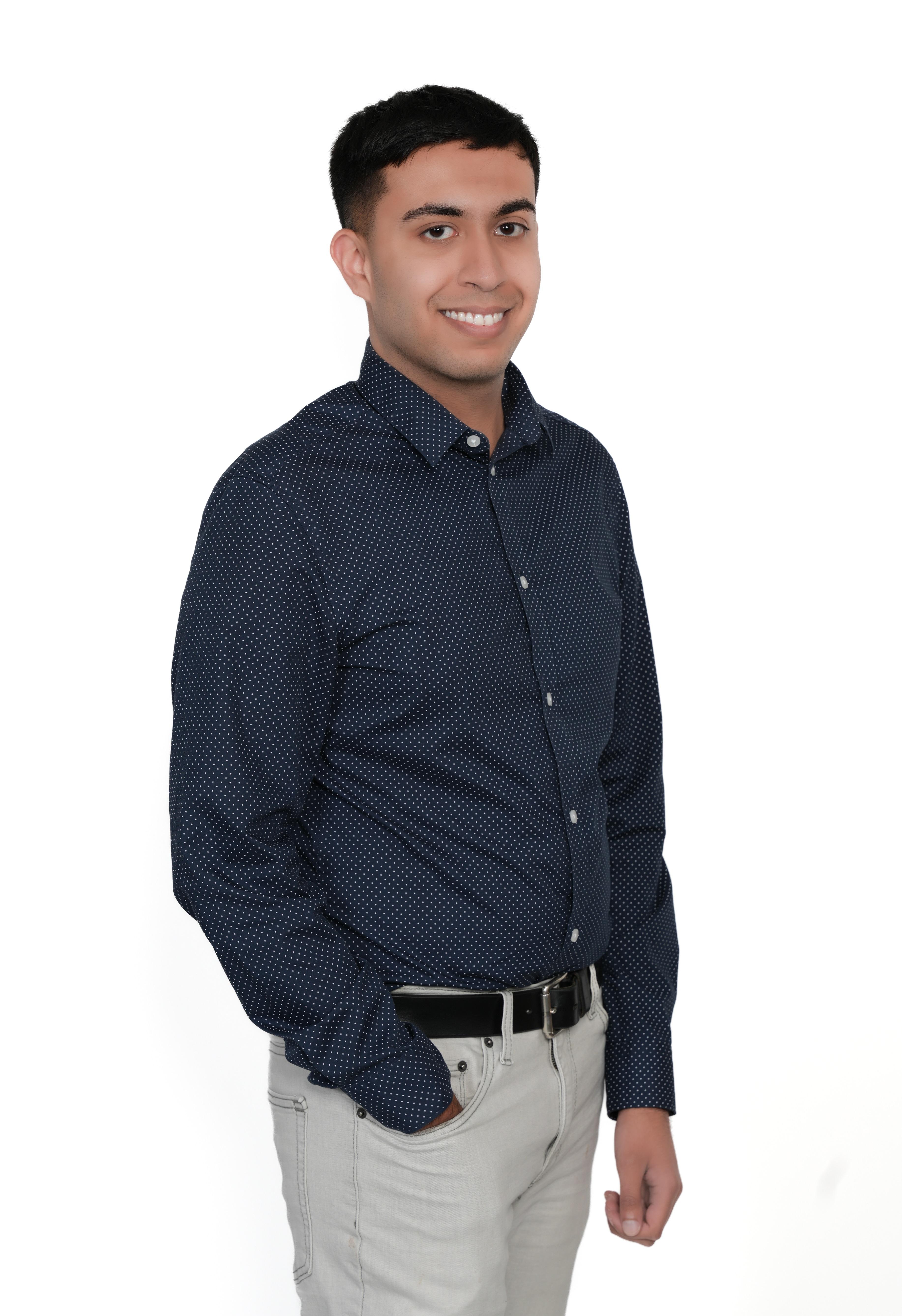 Professional headshot nature background | Scrolller