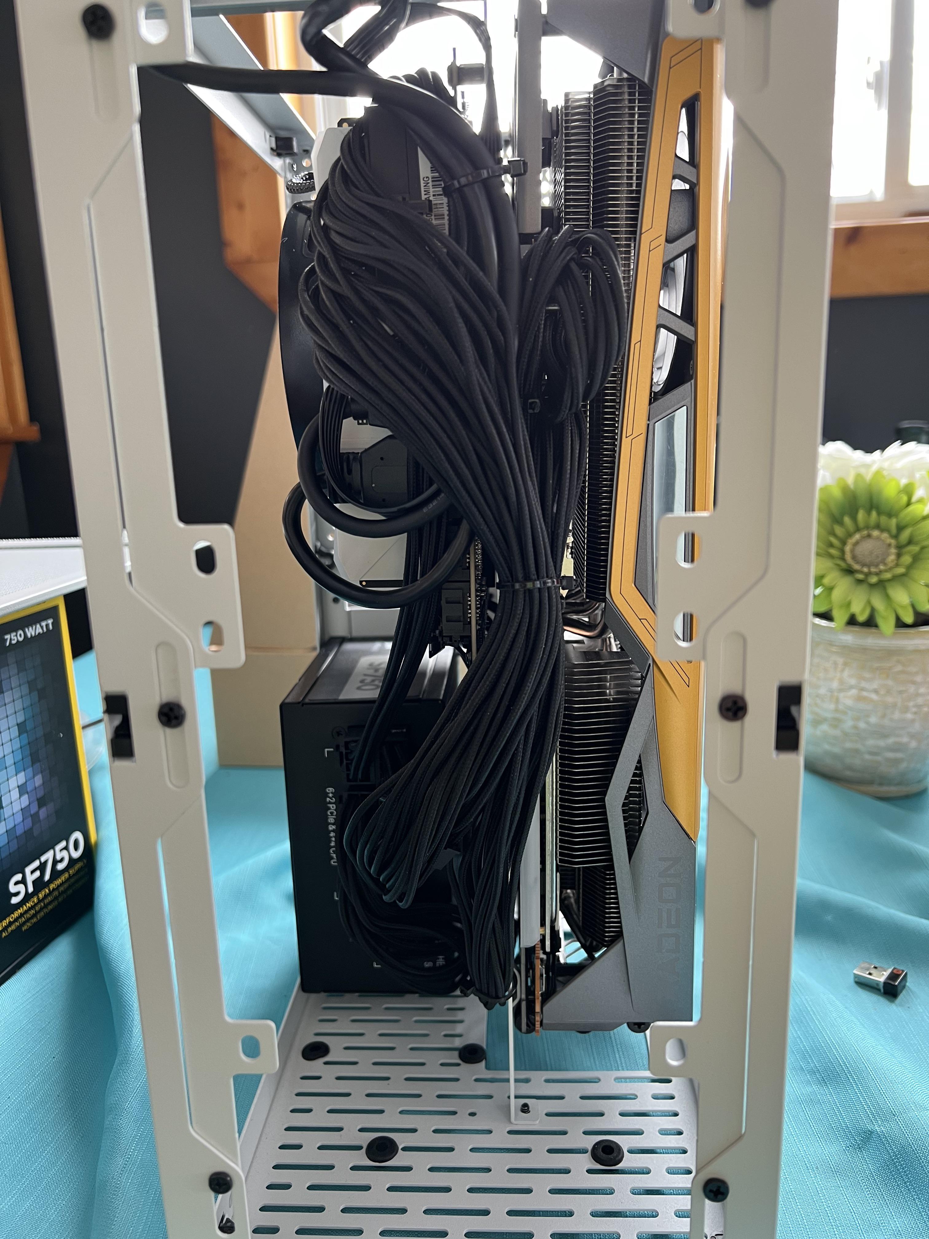 My 1st contribution, which gpu fit this case? Yes | Scrolller