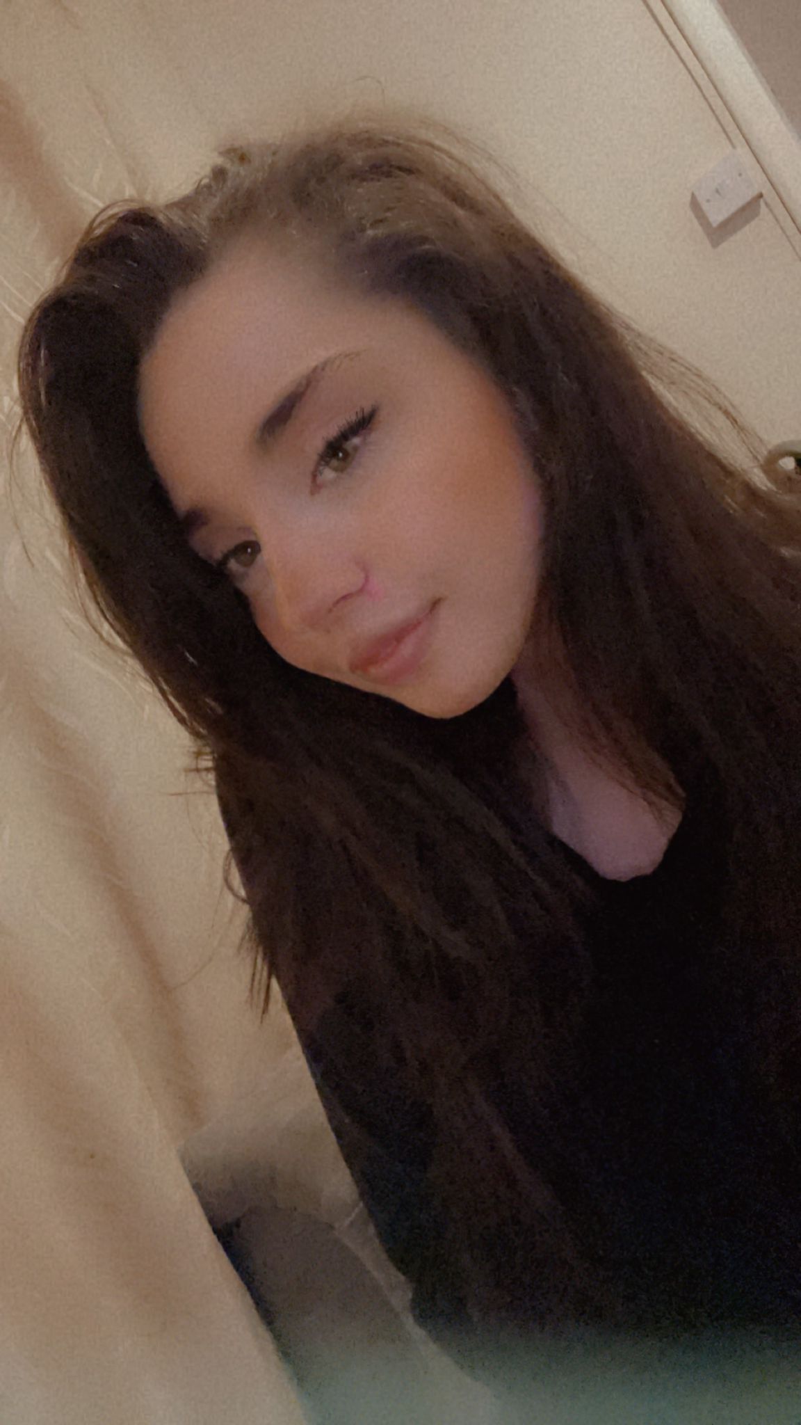 Looking for help with small bill any genuine daddys? | Scrolller