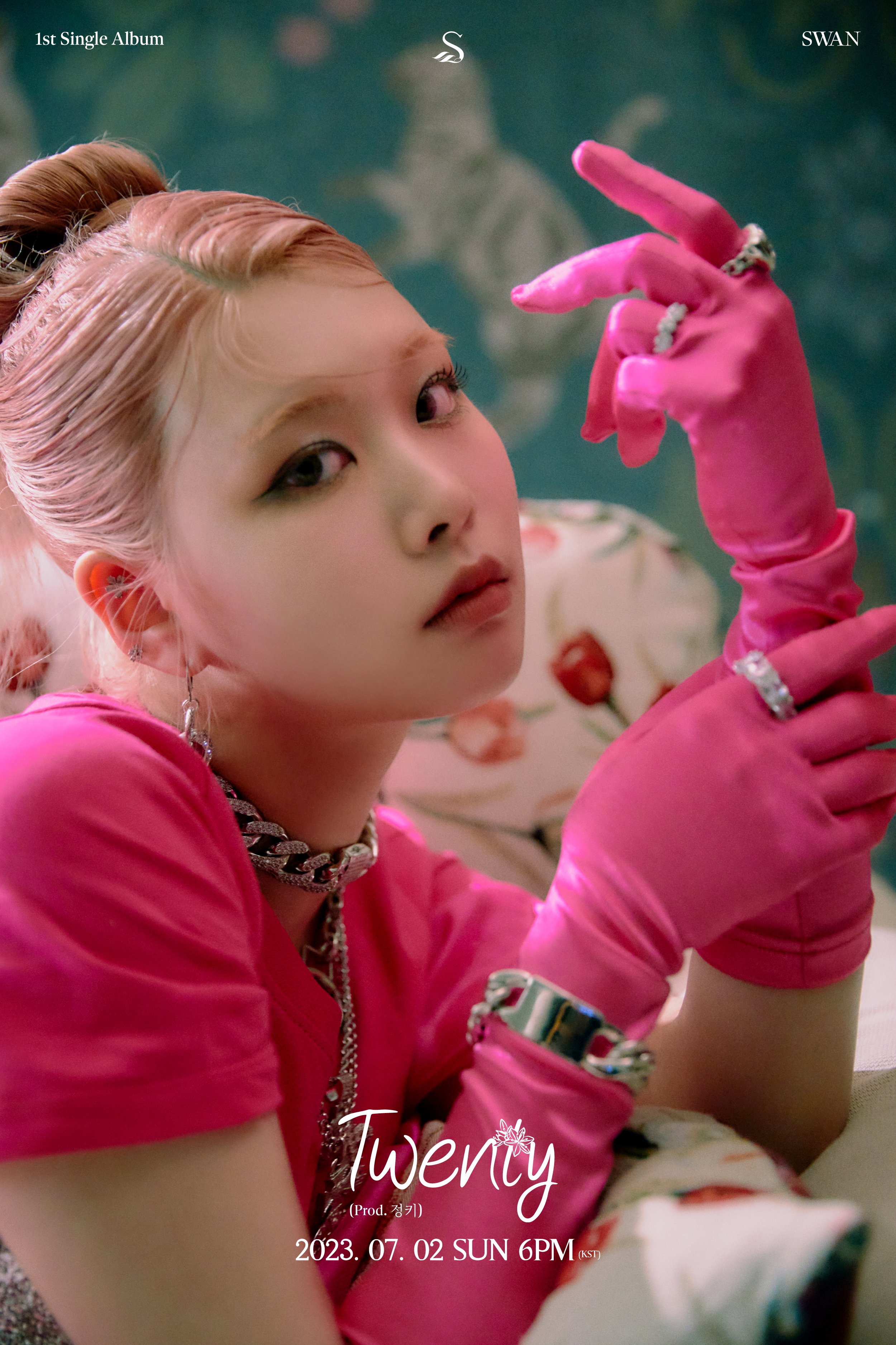 PURPLE KISS Swan - The 1st Single Album: Twenty (prod. Jungkey) (Concept Photo 1 & 2) | Scrolller