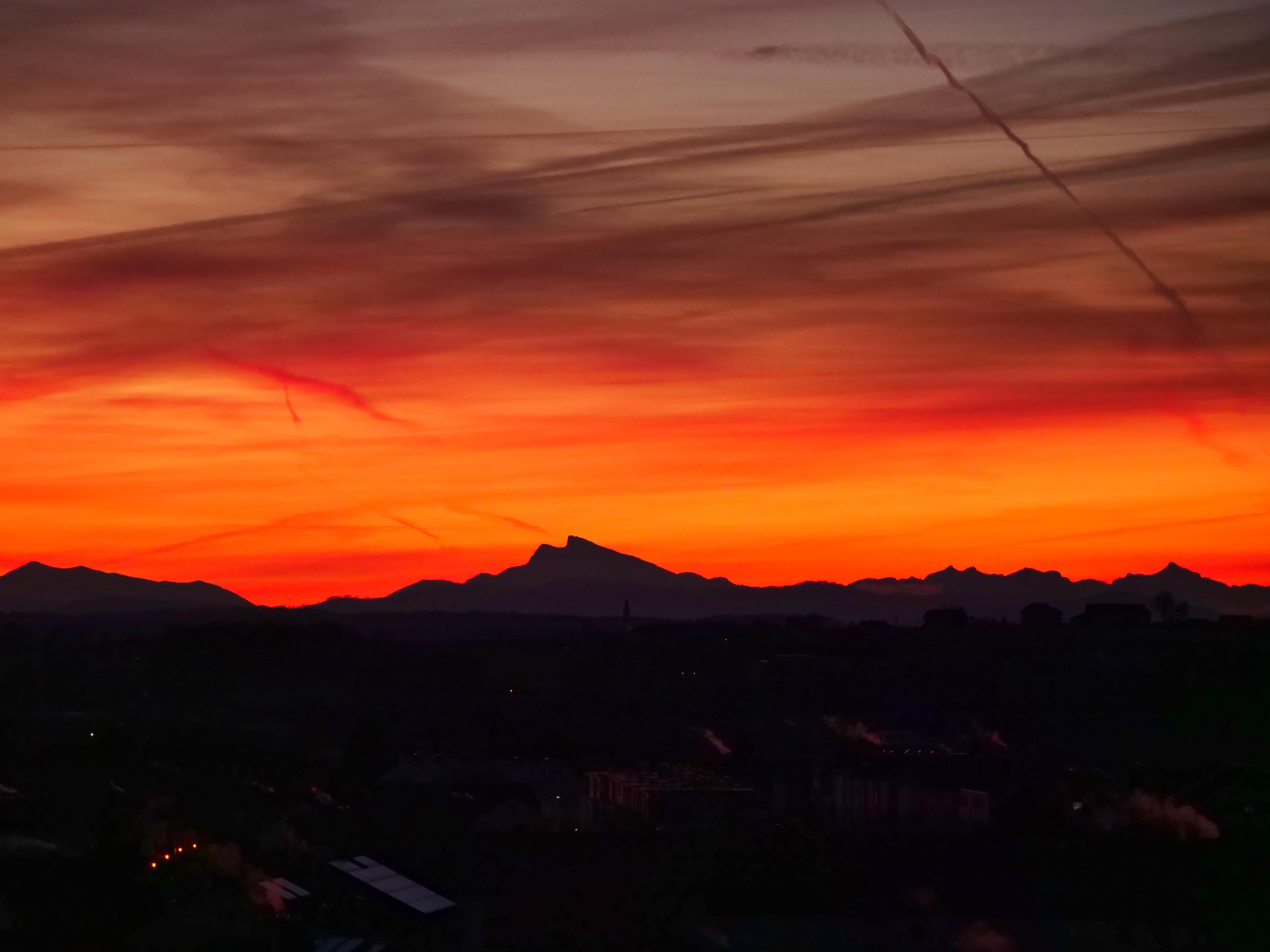 Mountain Panorama just before Sunrise (OC) | Scrolller