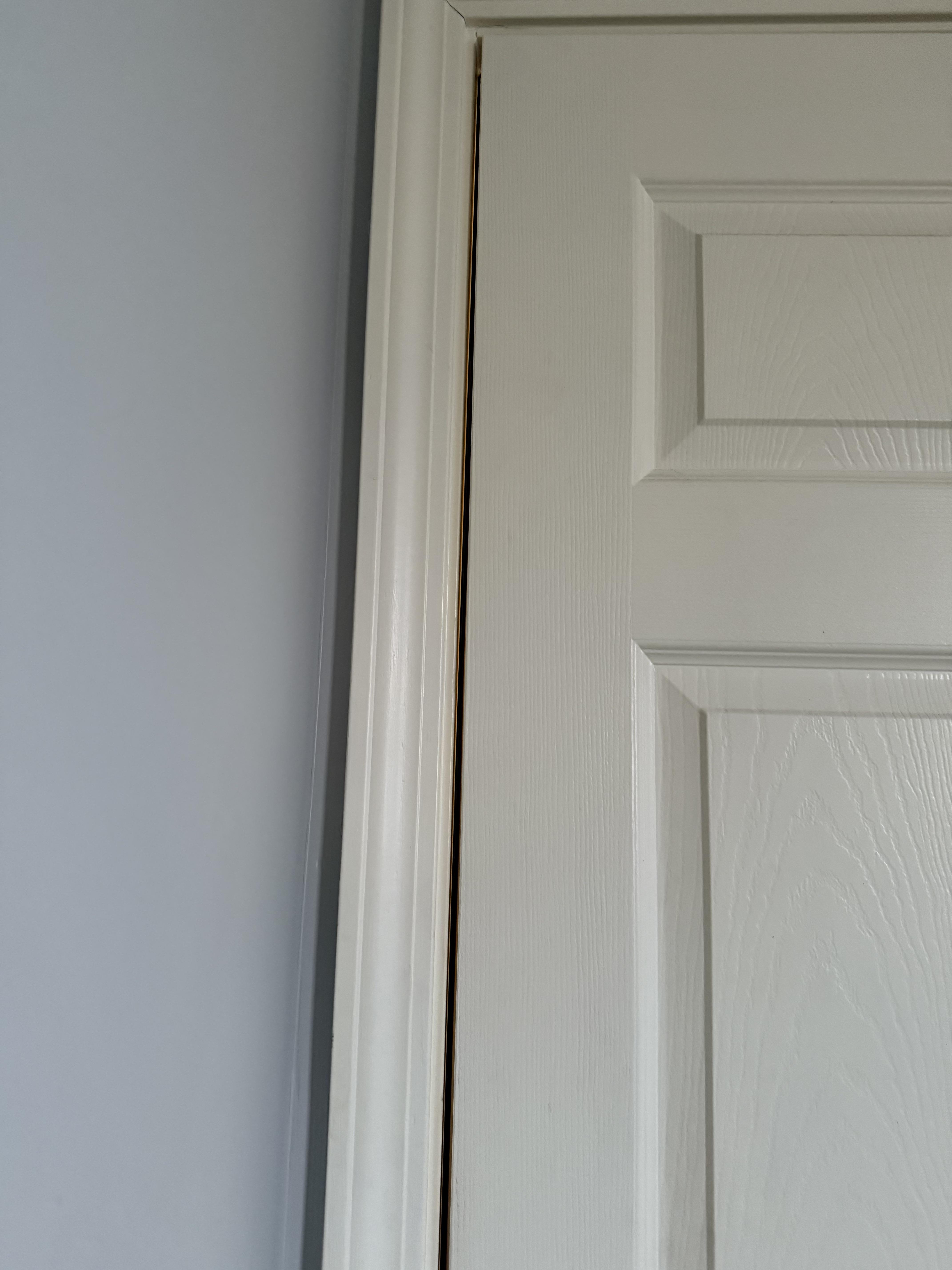 Door gaps | Scrolller