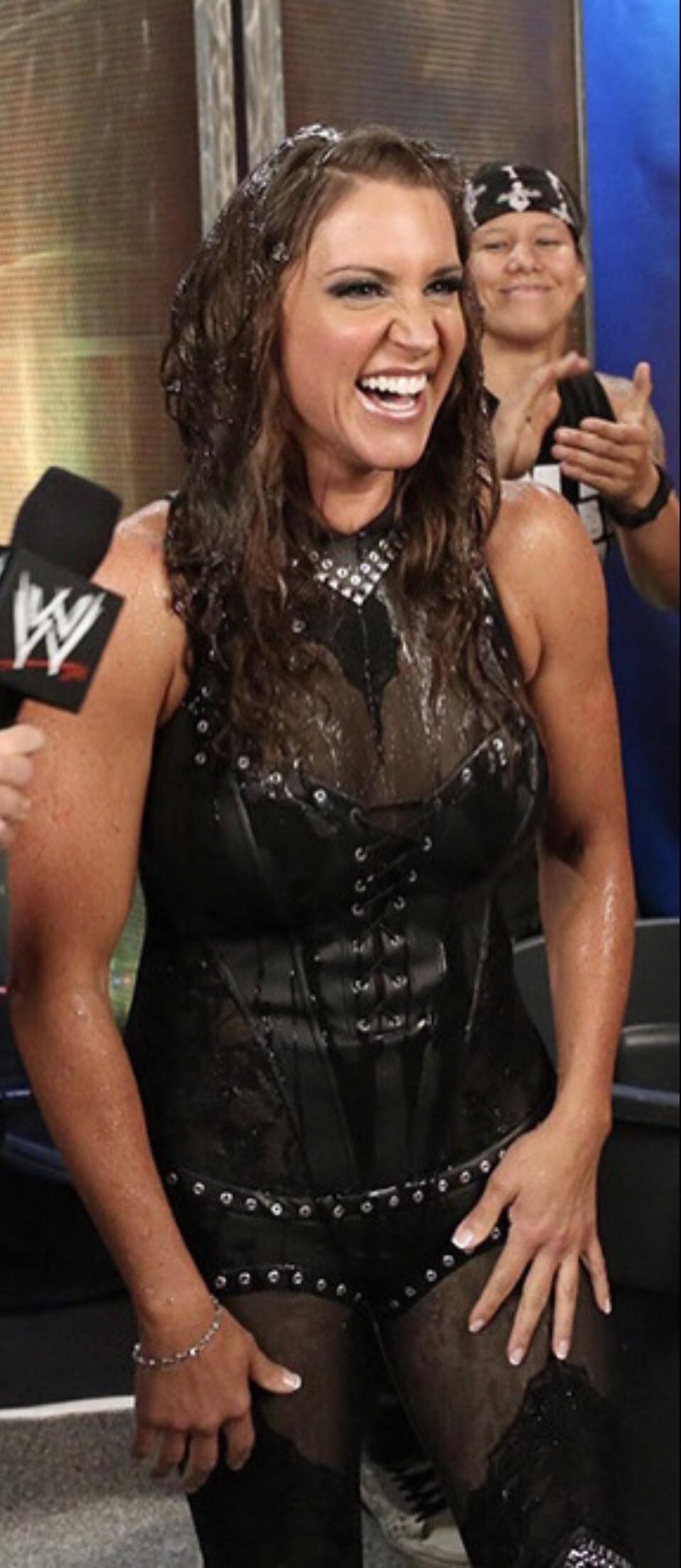 Stephanie all wet after taking the ice bucket challenge | Scrolller