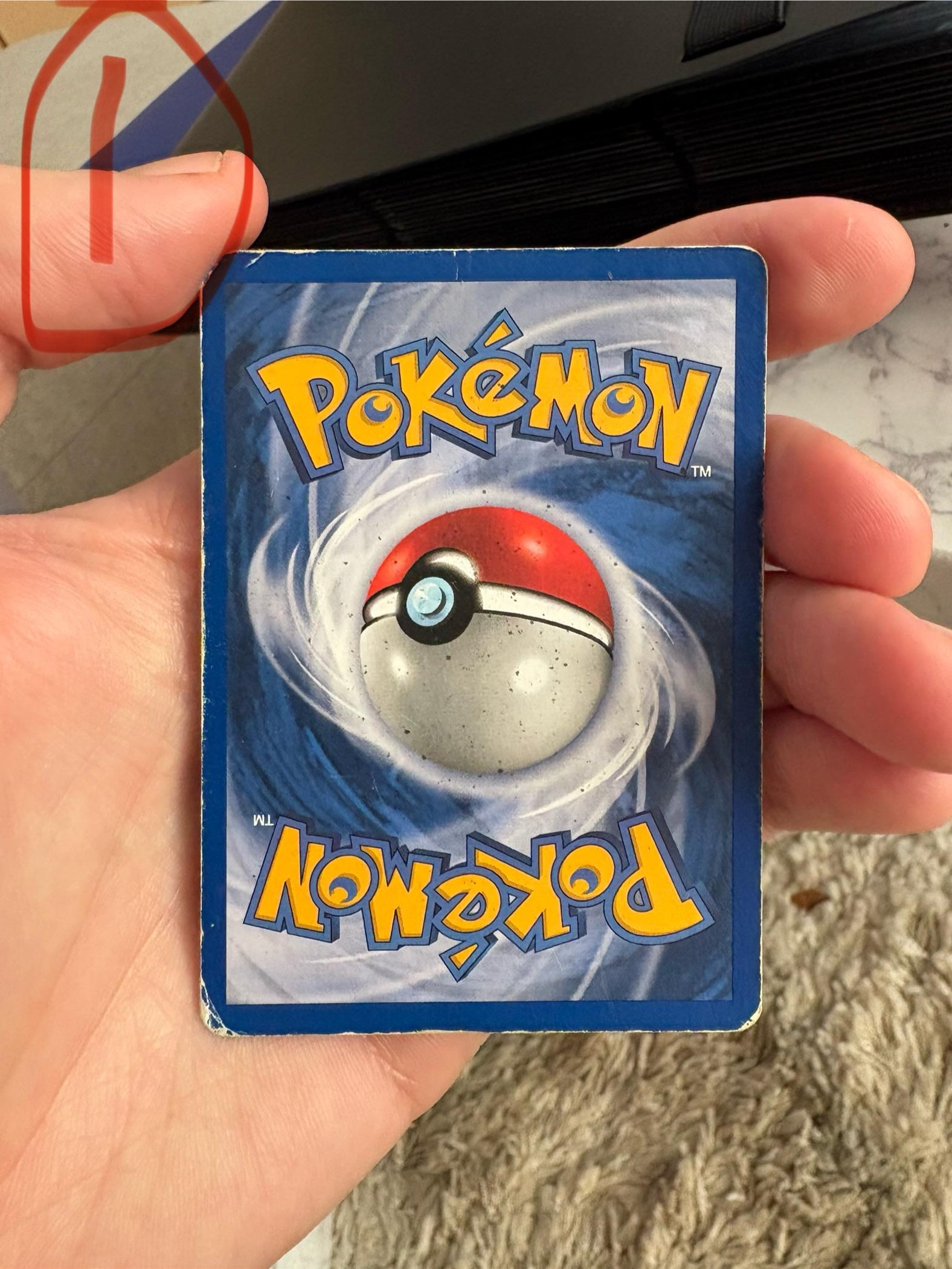 Which Charizard is in “better” condition? | Scrolller