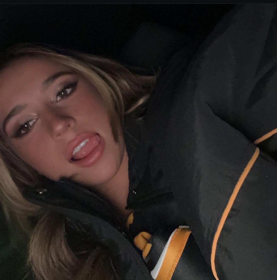 Tate McRae | Scrolller