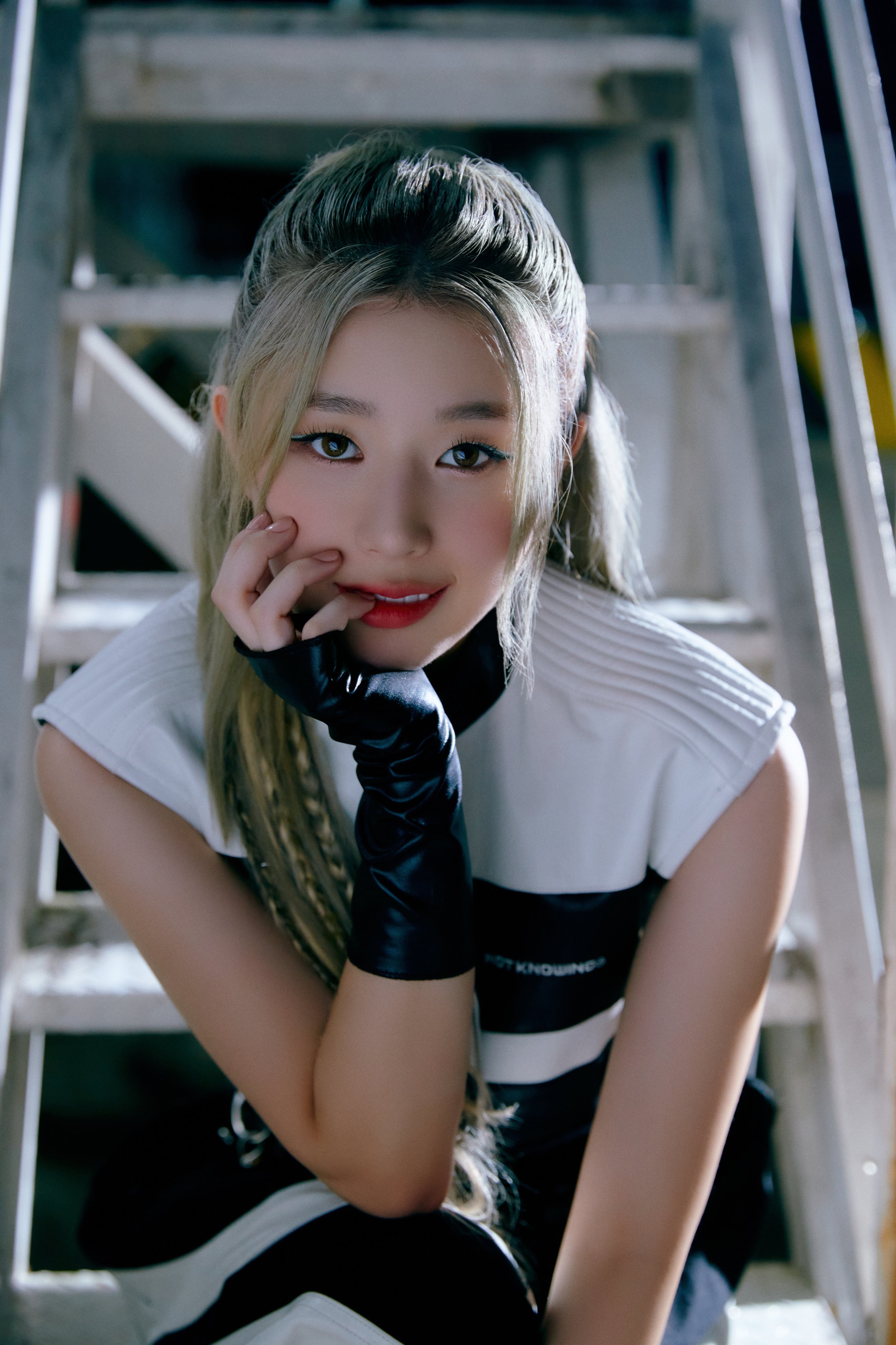 Rocking Doll Roa - The 3rd Single: SKIP OUT (Concept Photo #2) | Scrolller