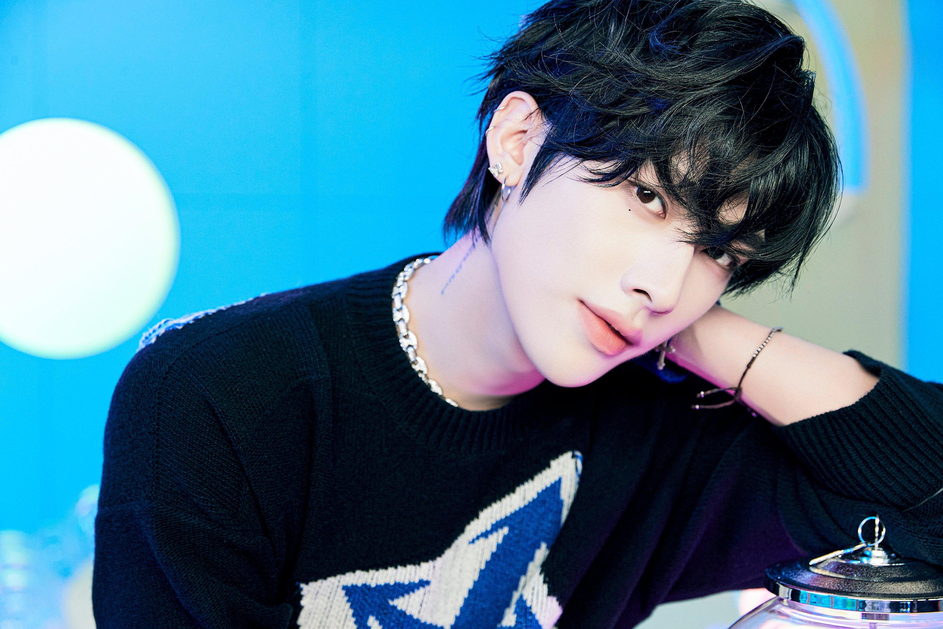 ZEROBASEONE - Japan 1st EP 'PREZENT' (Concept Photo #2 - Ricky, Gyuvin, Gunwook, Yujin) | Scrolller