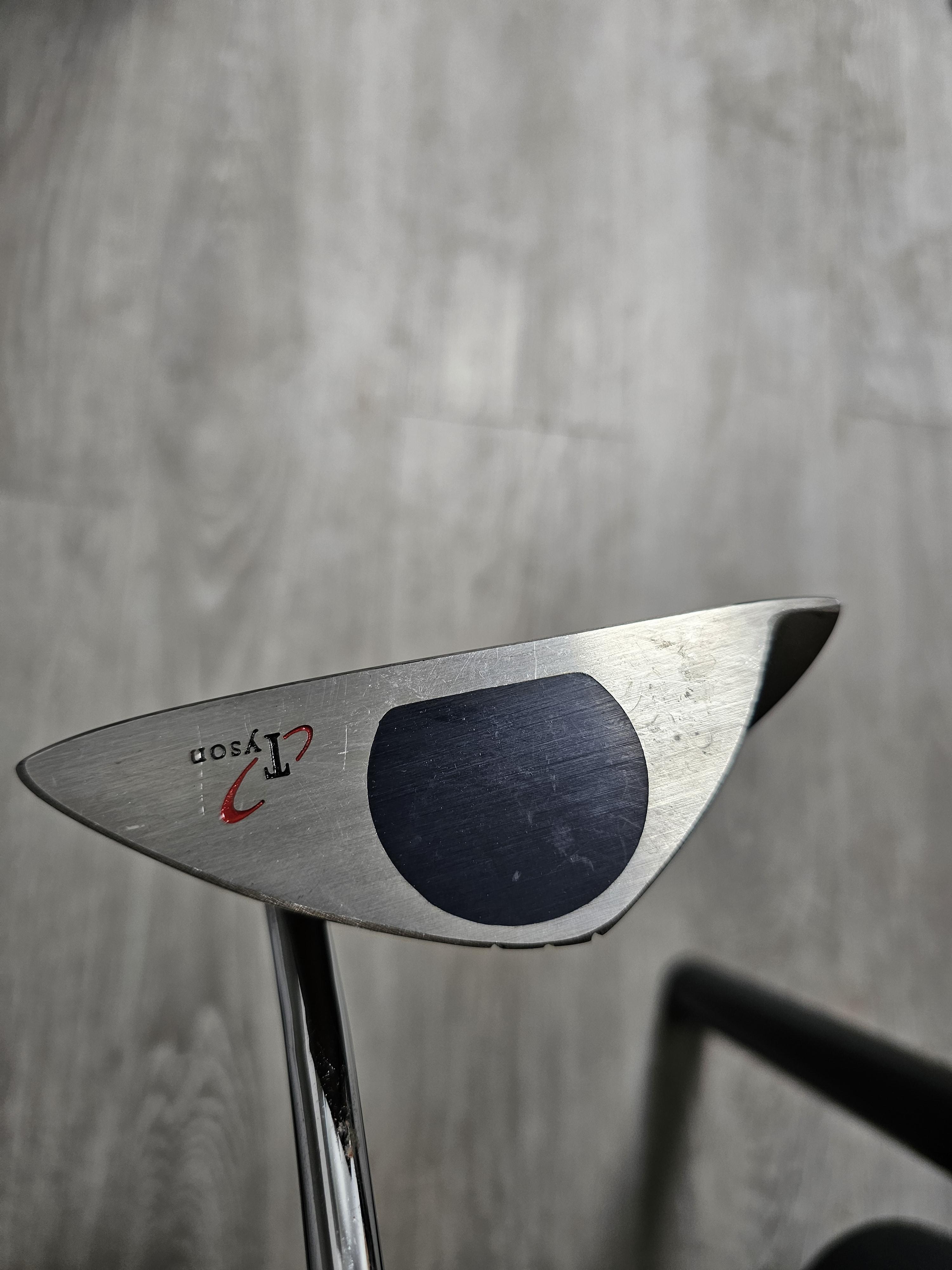 Identify putter help | Scrolller