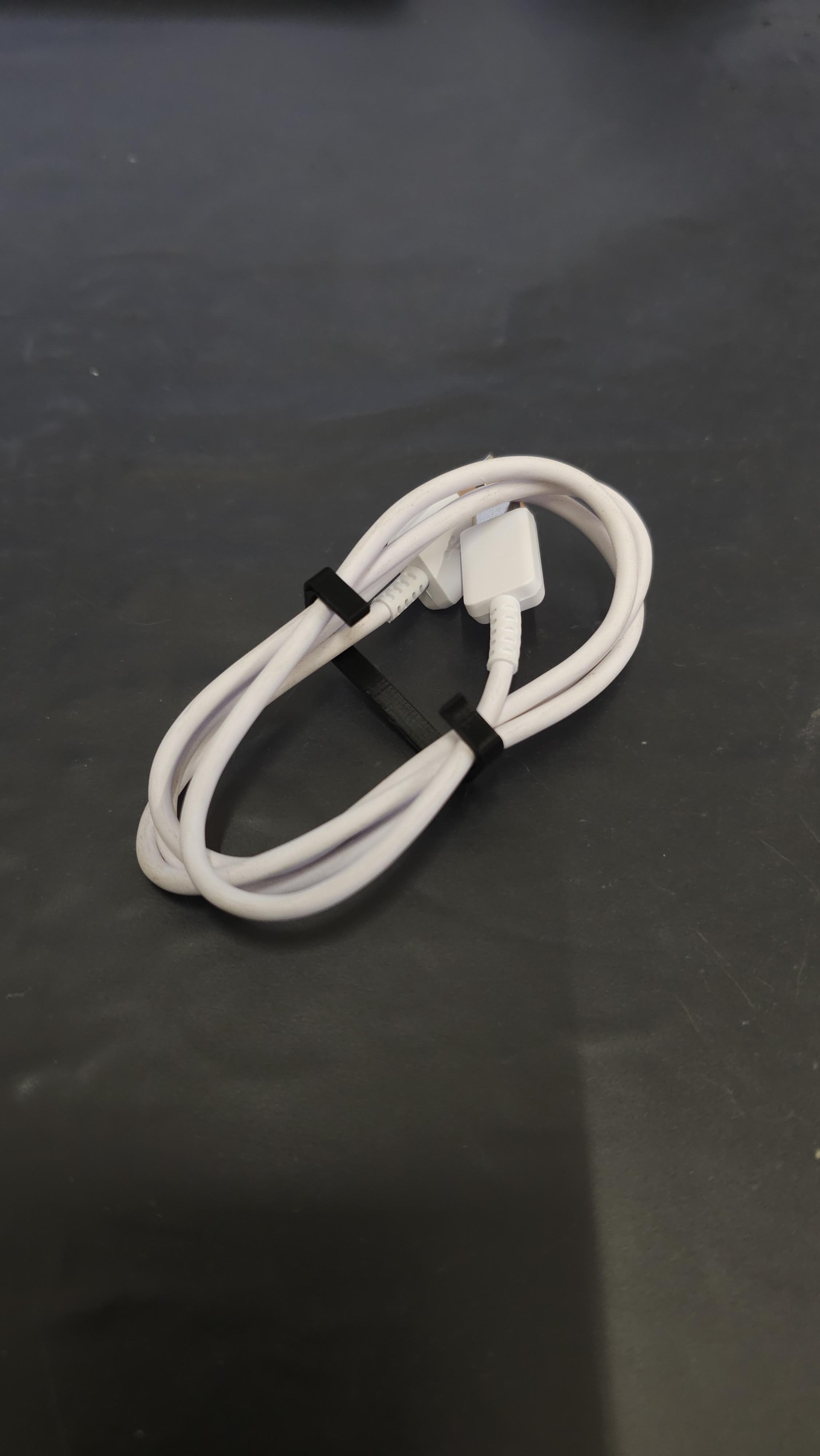 Basic cable tidy | Scrolller
