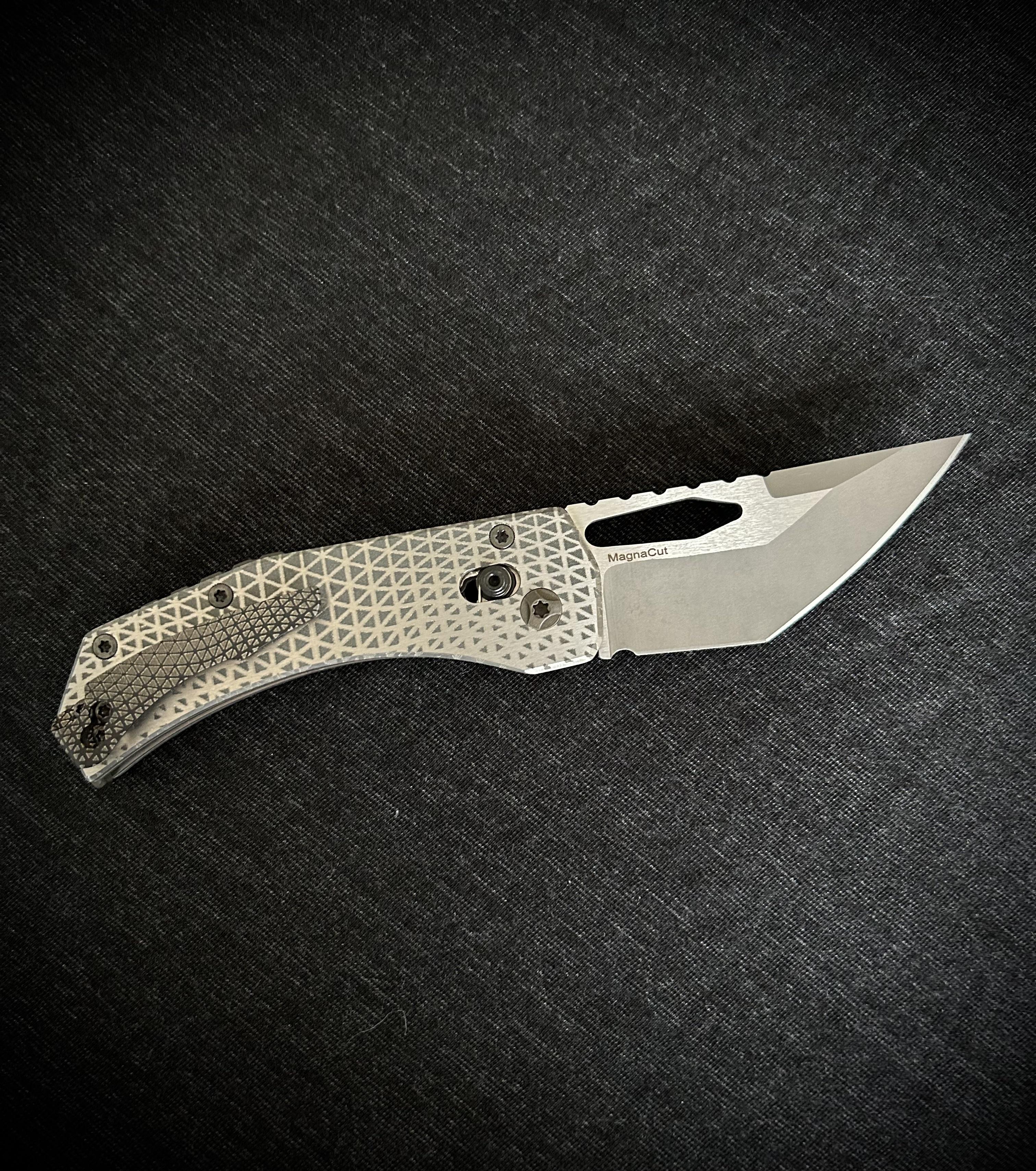 Just finished up this new folder in Titanium and MagnaCut and running on bearings…. | Scrolller