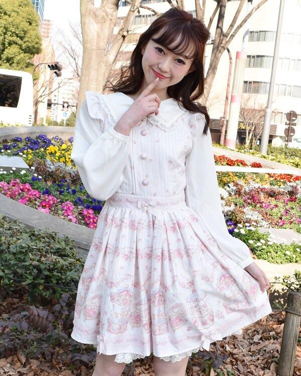 Going to london wearing a casual lolita/liz lisa dress is it safe? | Scrolller