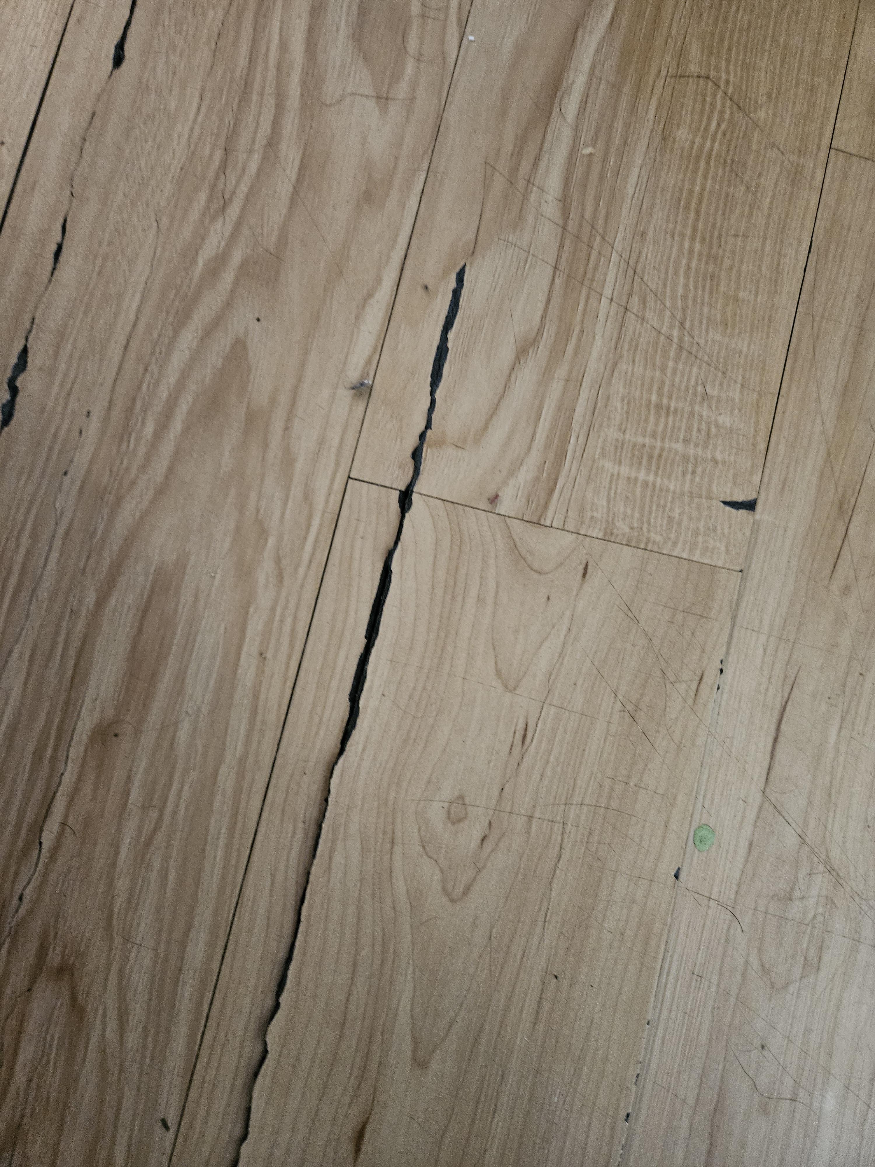 Floor damage | Scrolller