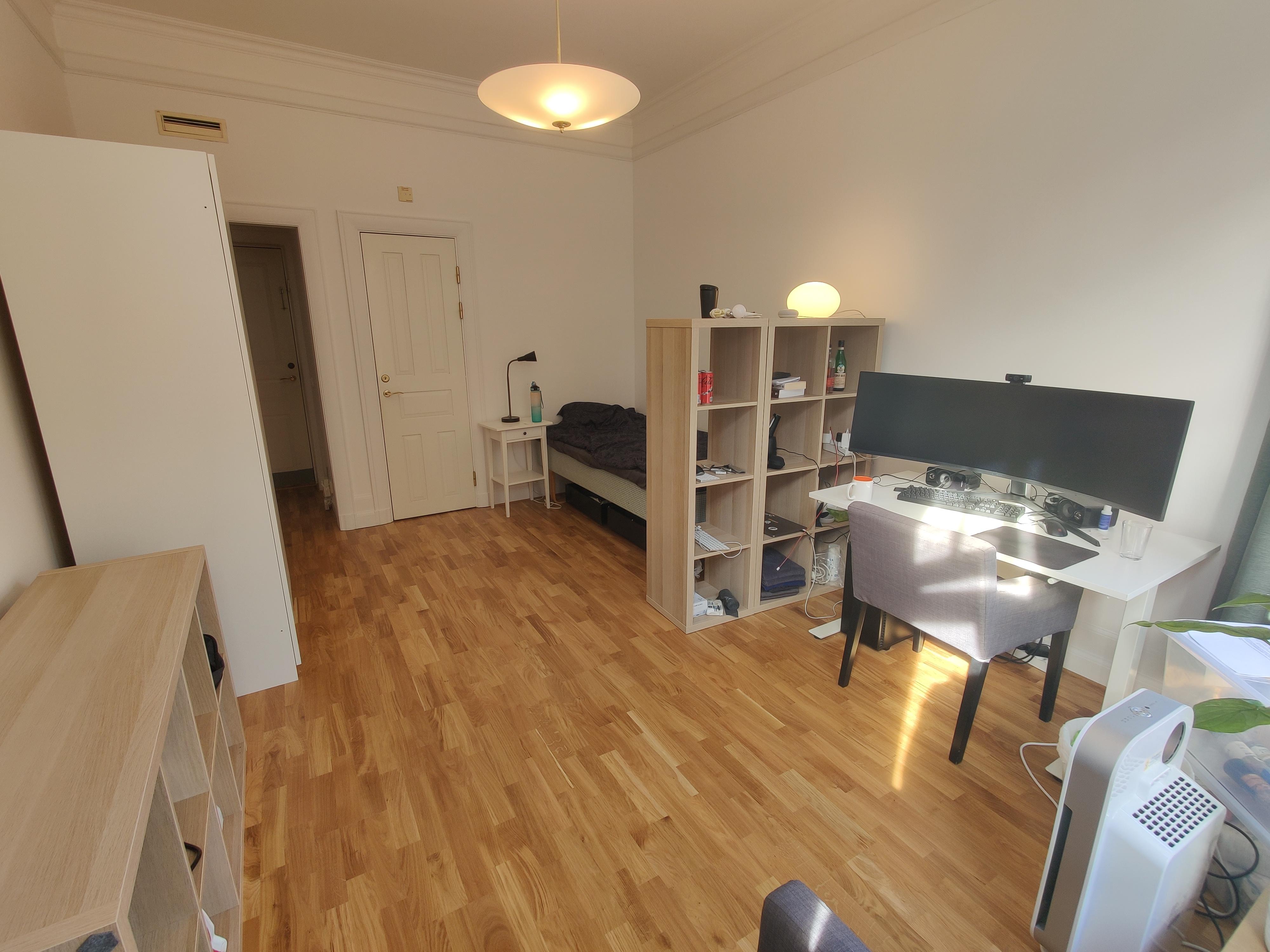 Second iteration on my room | Scrolller