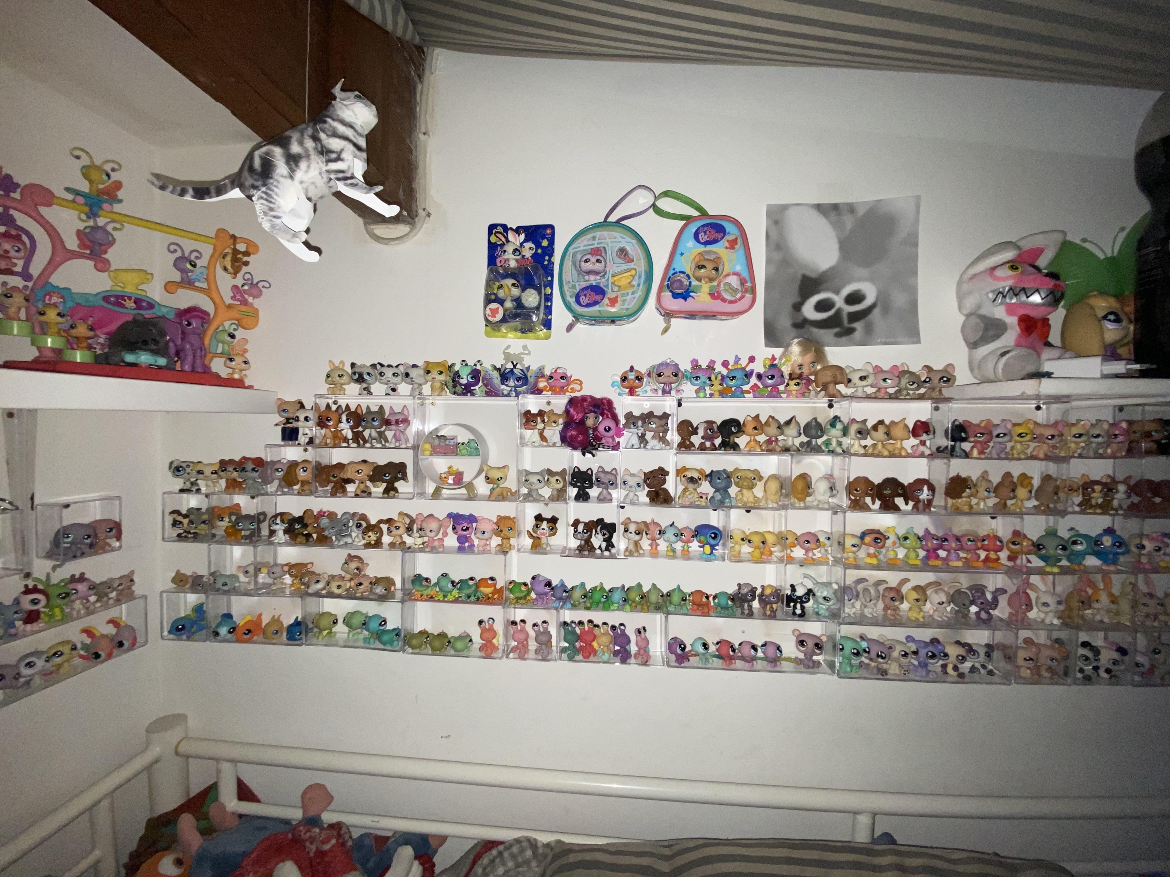 Finally posting my updated collection (exactly 400 lps) | Scrolller