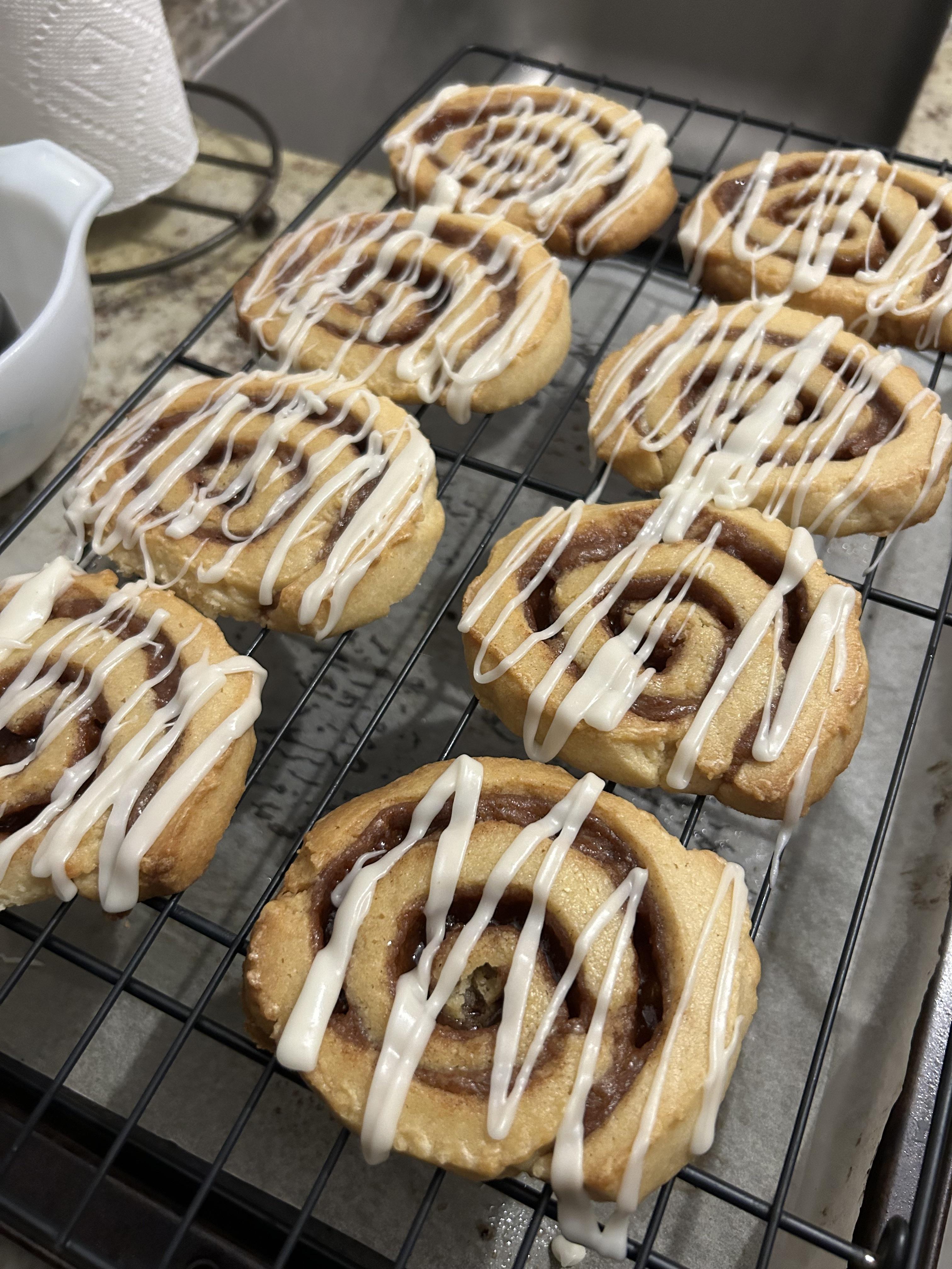 Cinnamon Roll Cookies | Scrolller
