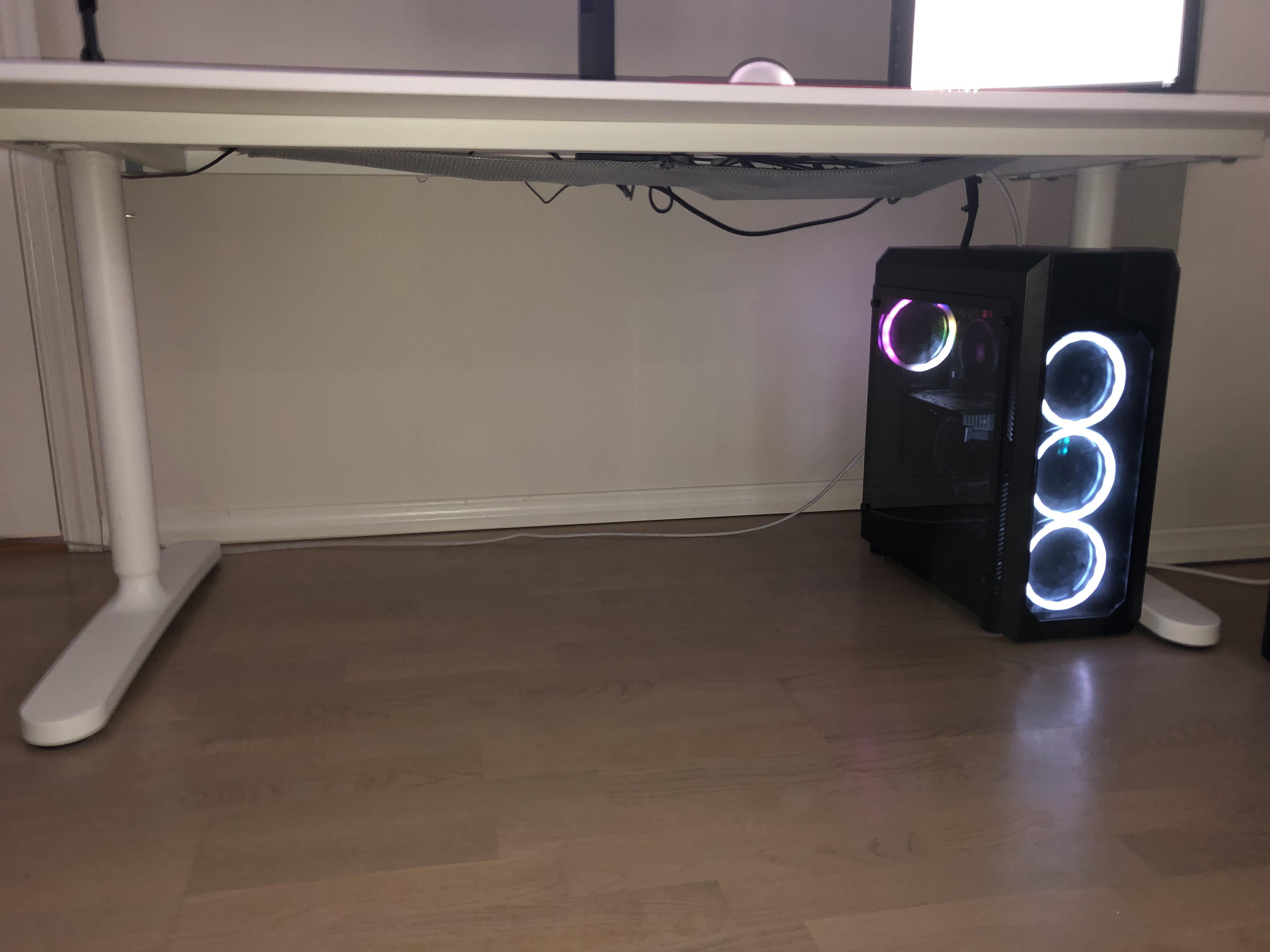 Discover more like AverageBattlestations: New and improved and Related Content | Scrolller