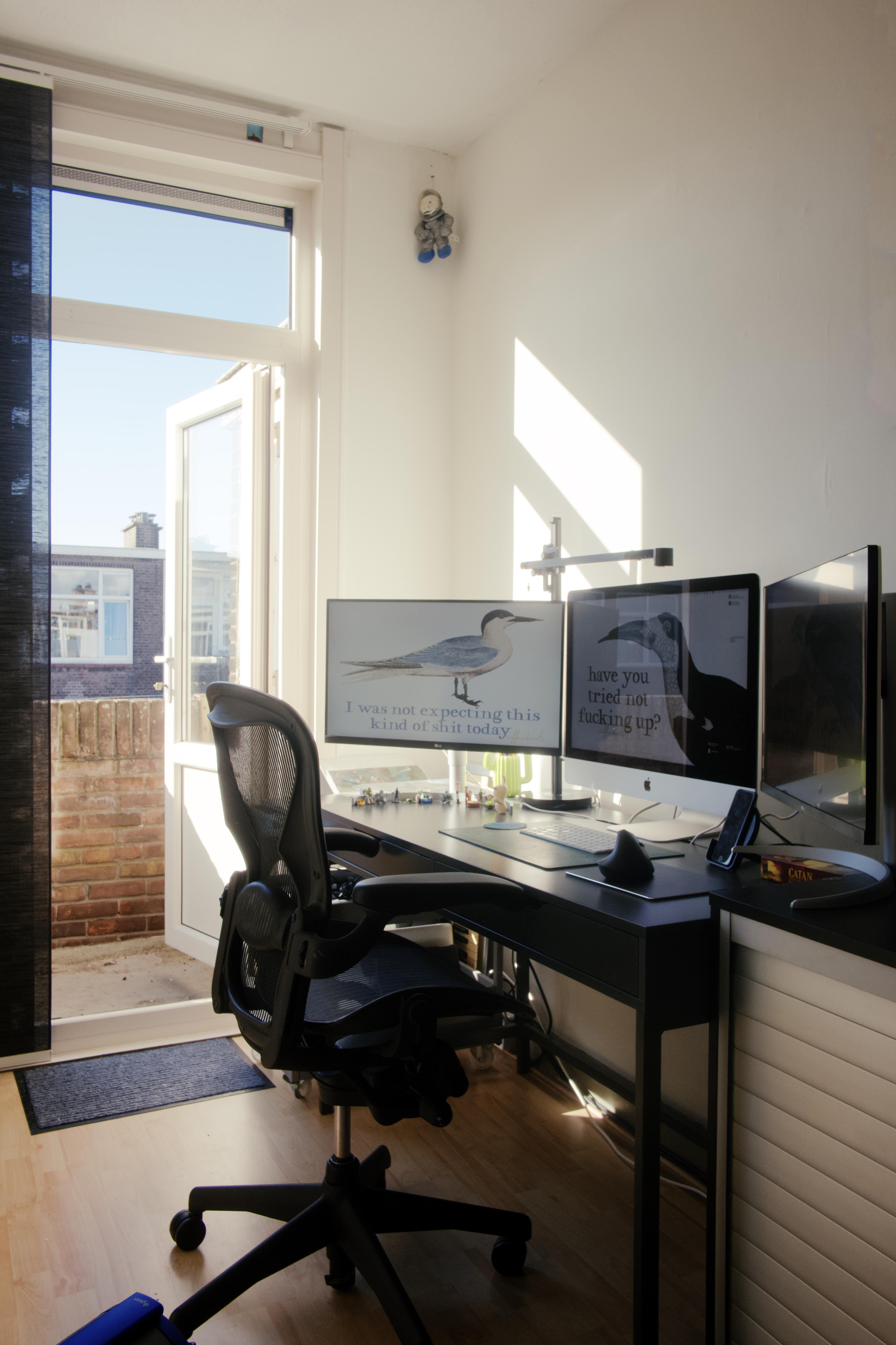 Updated my setups, great place to work near the balcony in the summer! | Scrolller