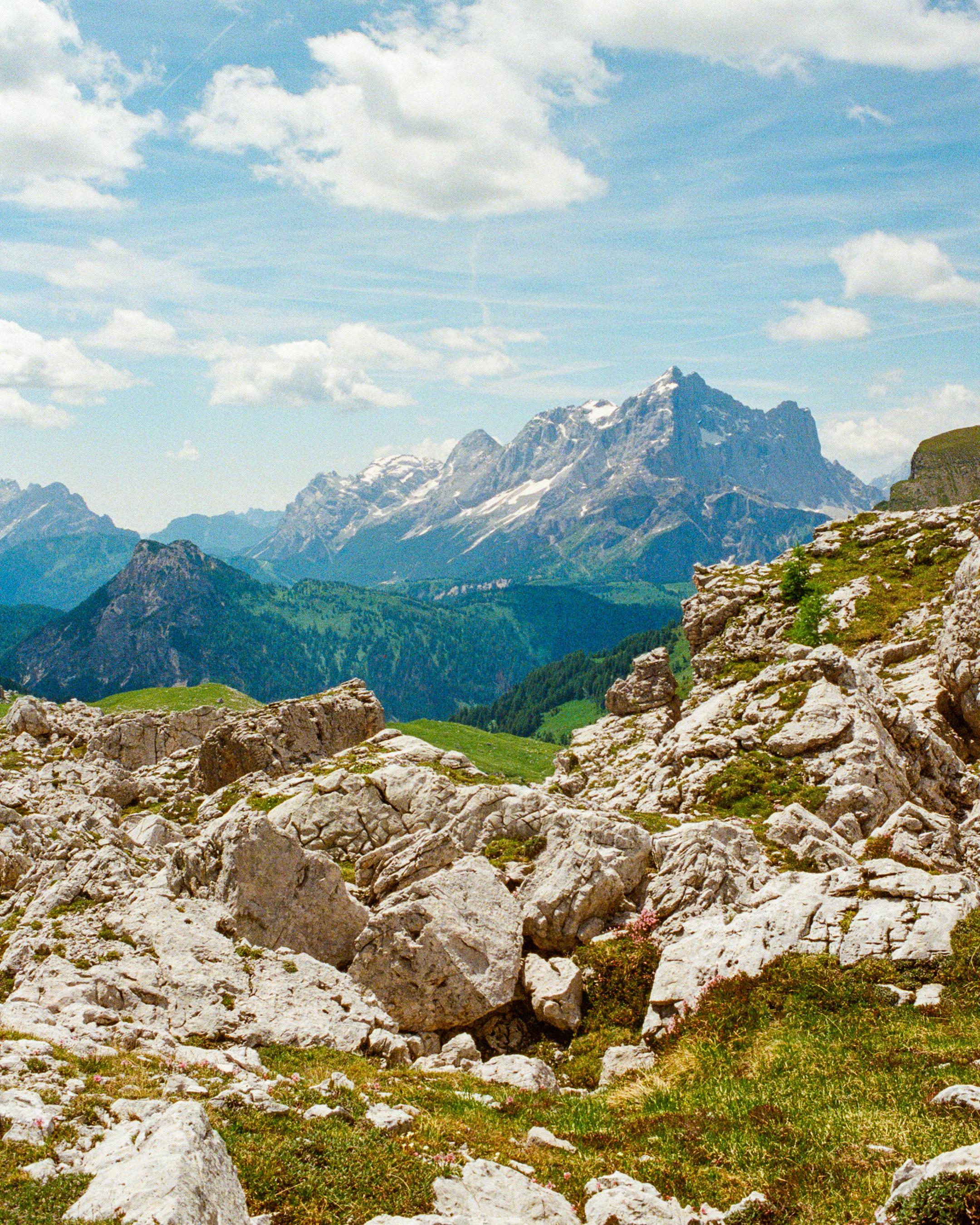 On The Trail | Revue ML | Kodak UltraMax 400 | Scrolller