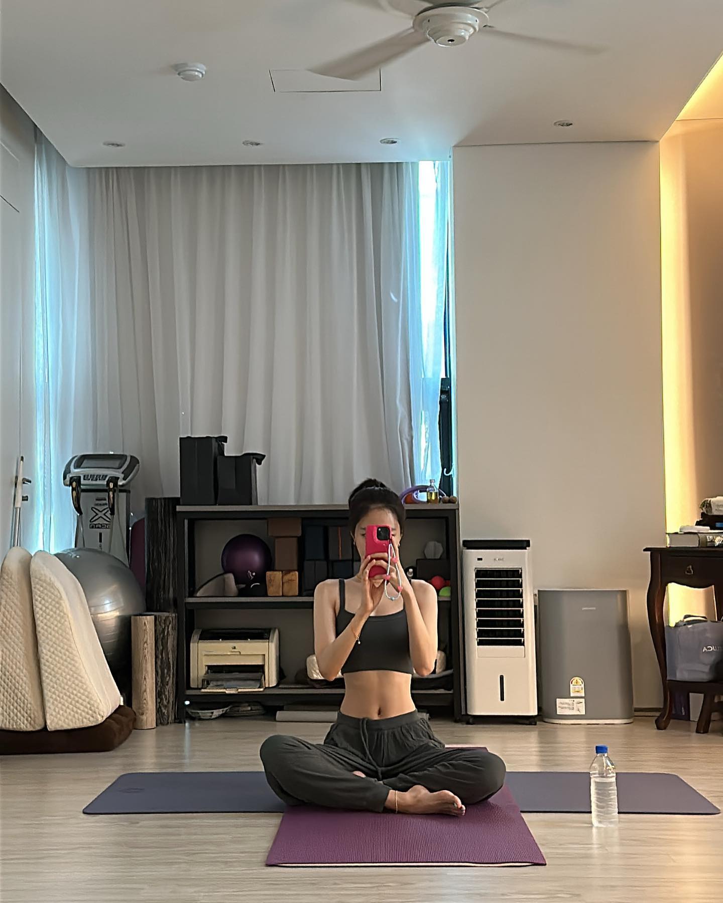 Apink - Naeun | Scrolller