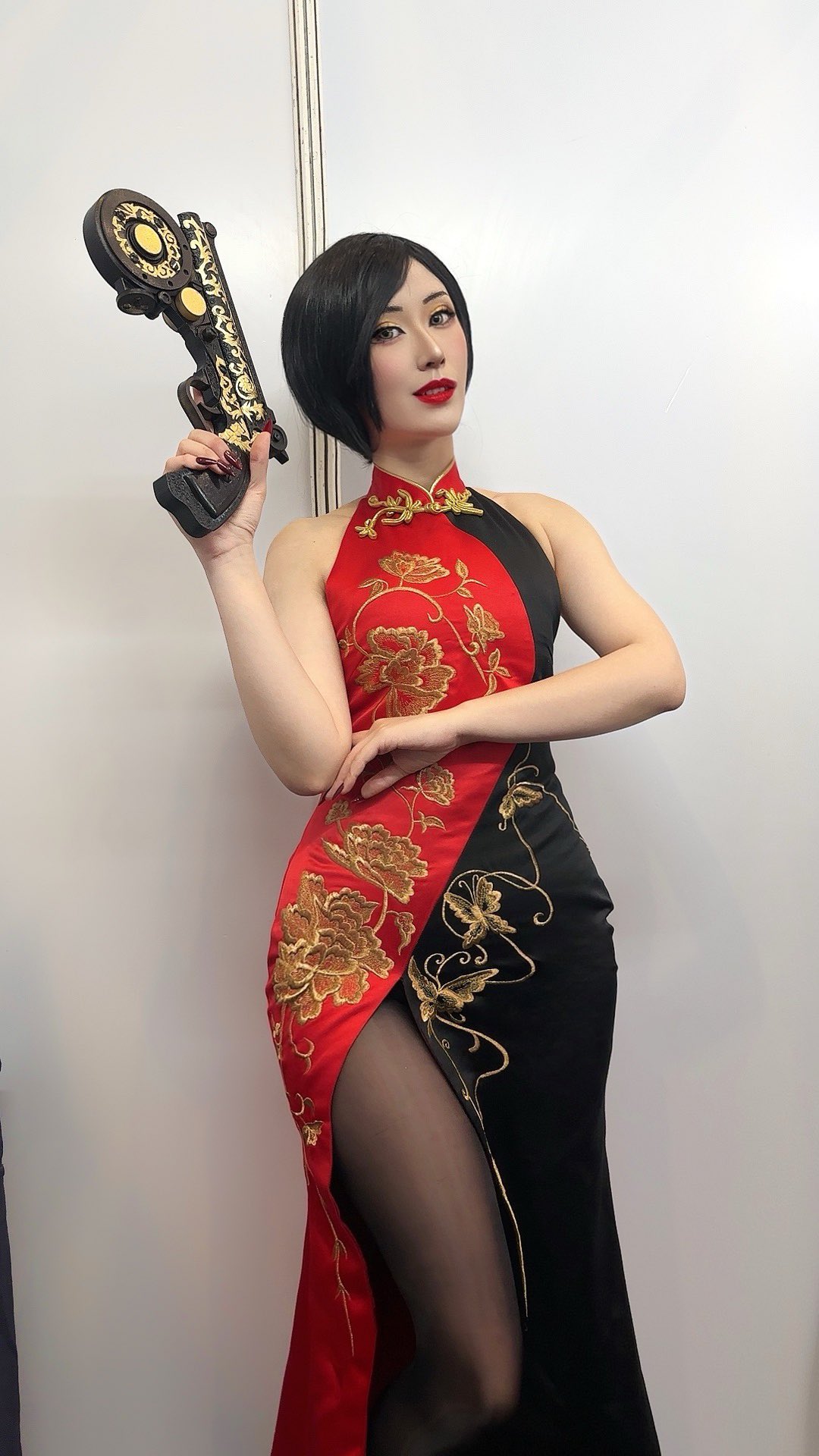 Larissa Rochefort as Ada Wong for Cosplay Carnival | Scrolller