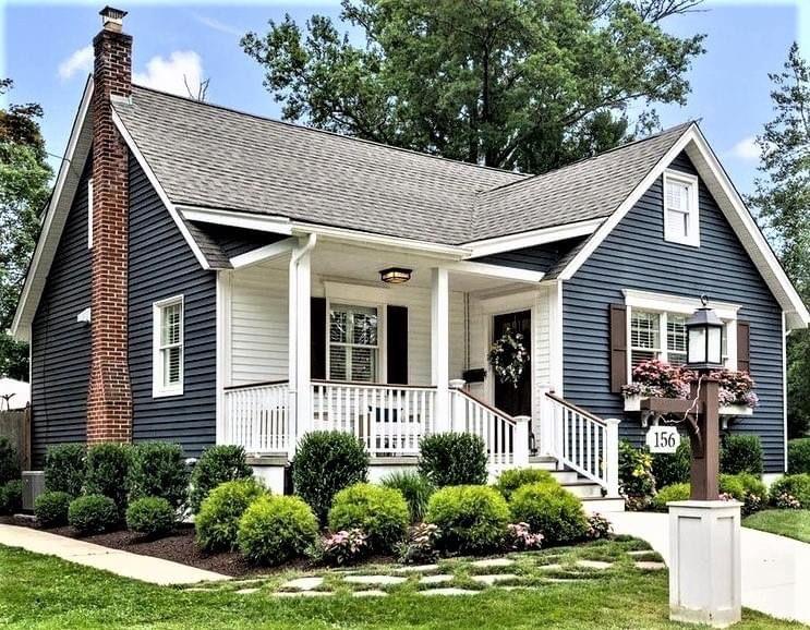 What is the point of having front doors facing the side/away from the entrance? | Scrolller