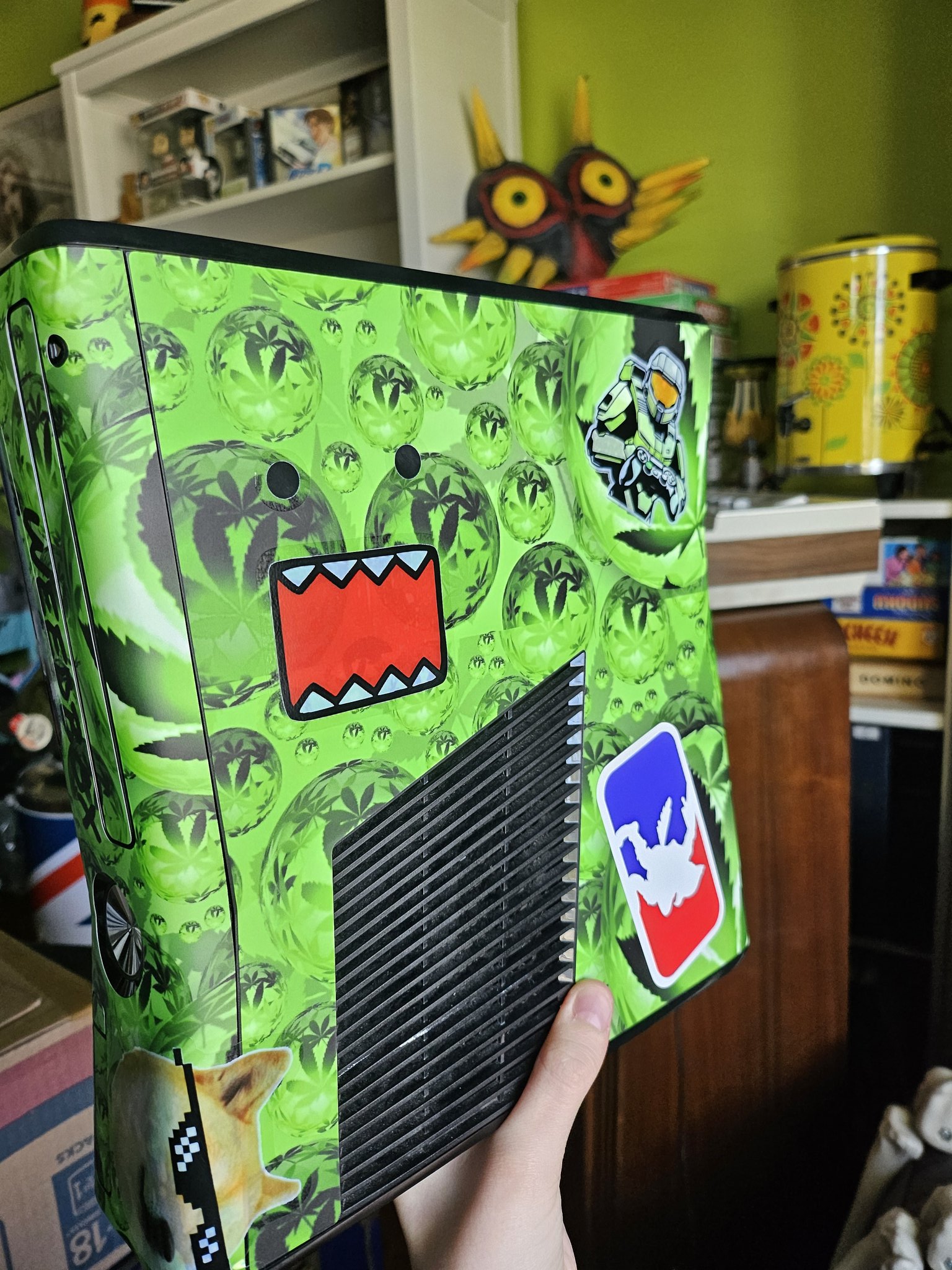 Weedbox 360 | Scrolller