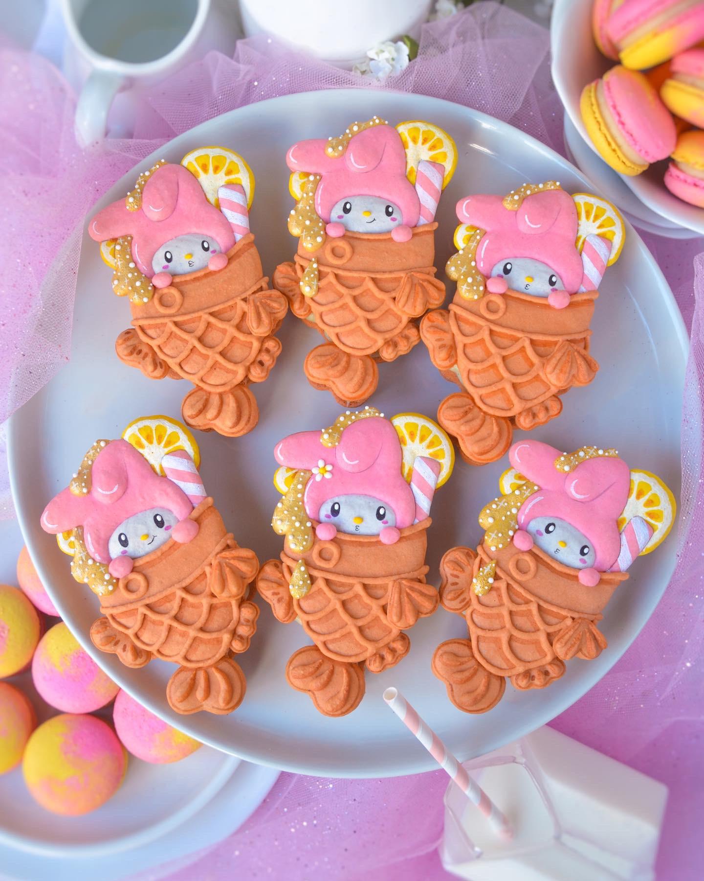 [pro/chef] All of the Sanrio taiyaki ice cream macarons I did: Aggretsuko, My Melody, Kuromi ...