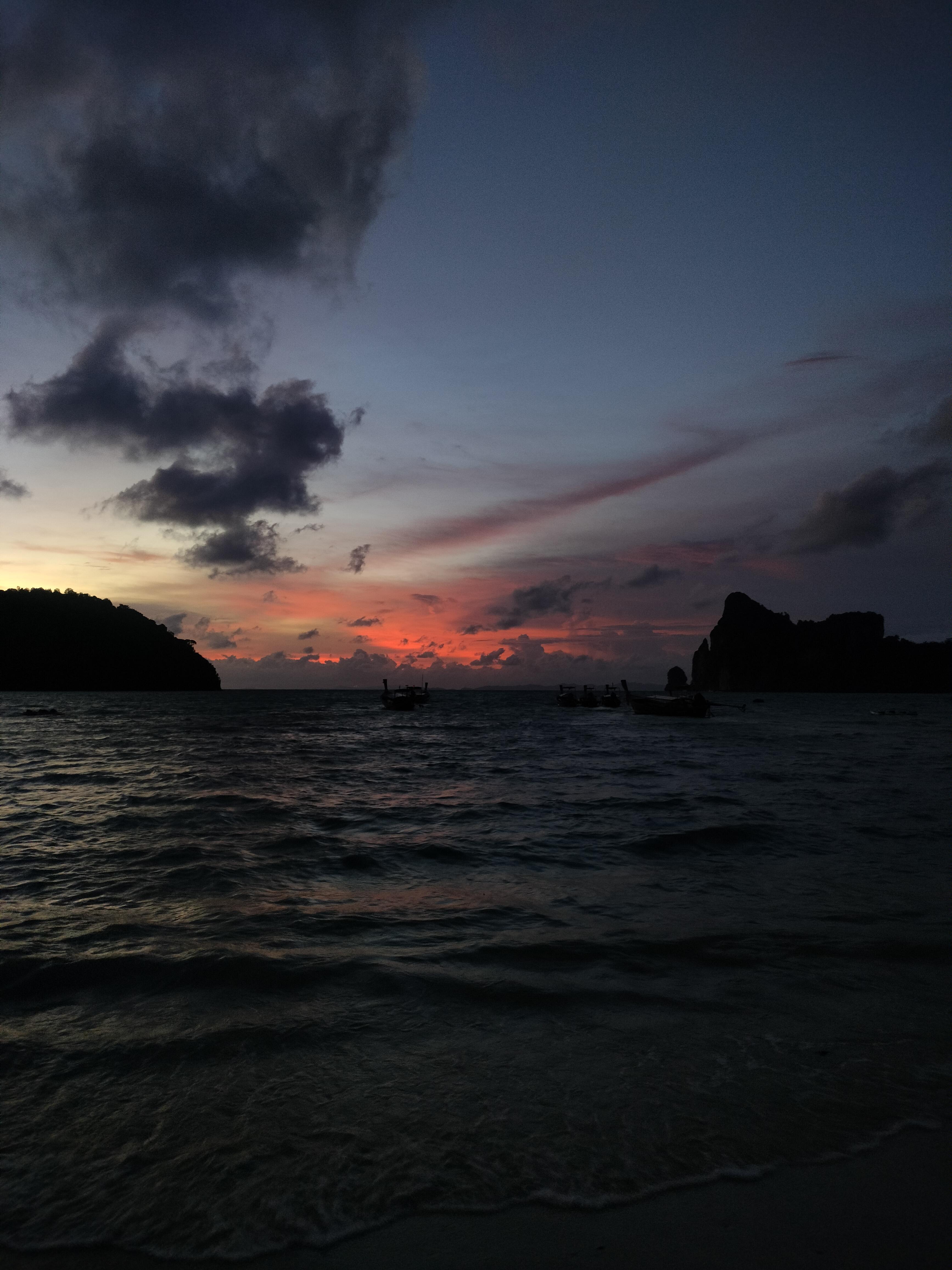 Days and nights in Koh Phi Phi | Scrolller