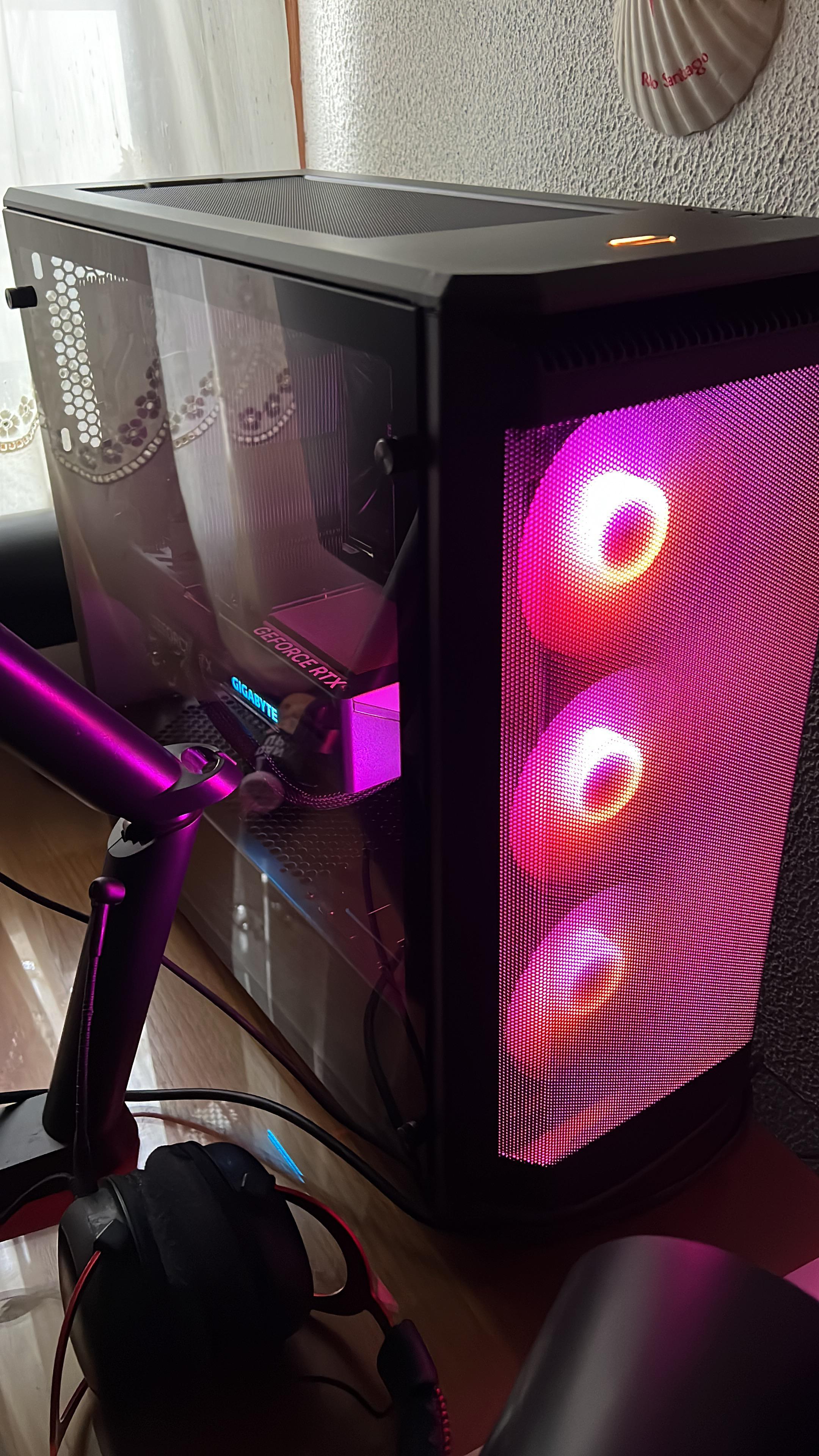 So I finally have my first built ever gaming PC, specs on the comments | Scrolller