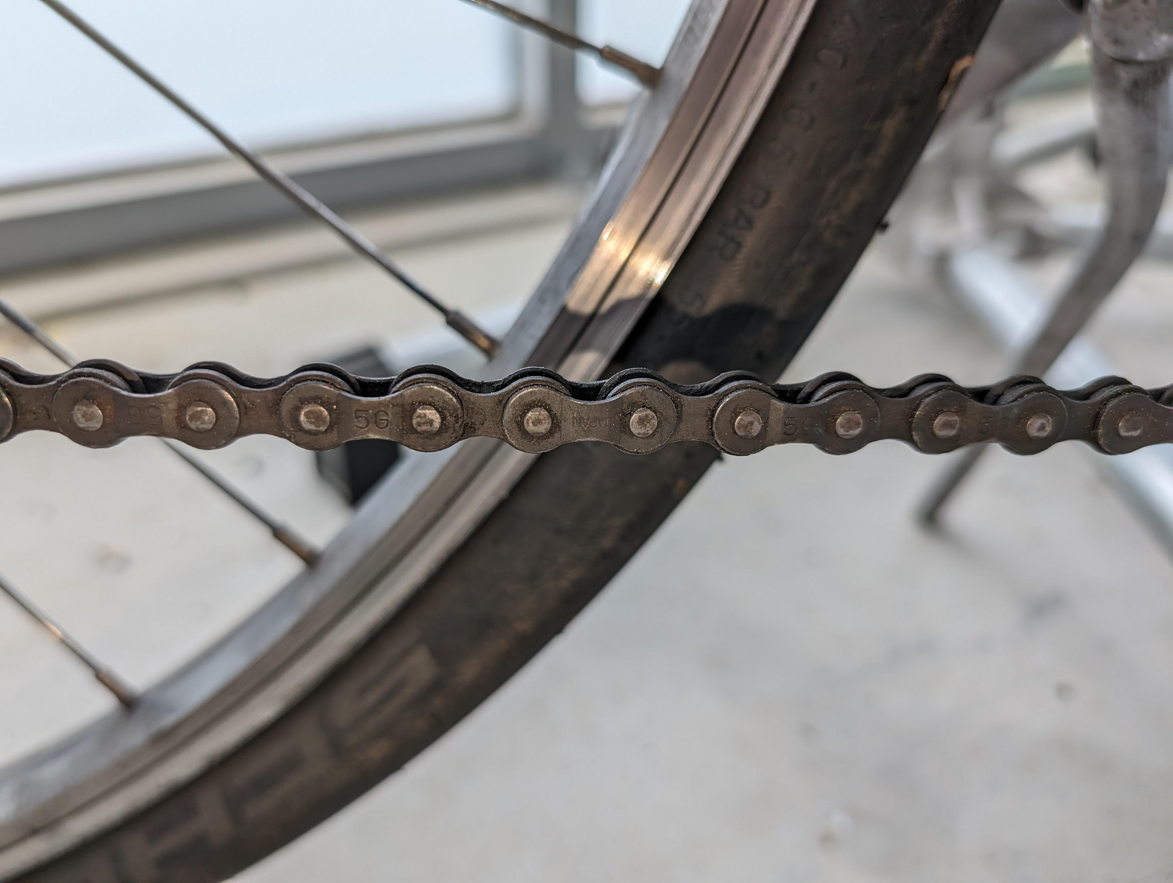 Reconnecting vintage(?) chain | Scrolller