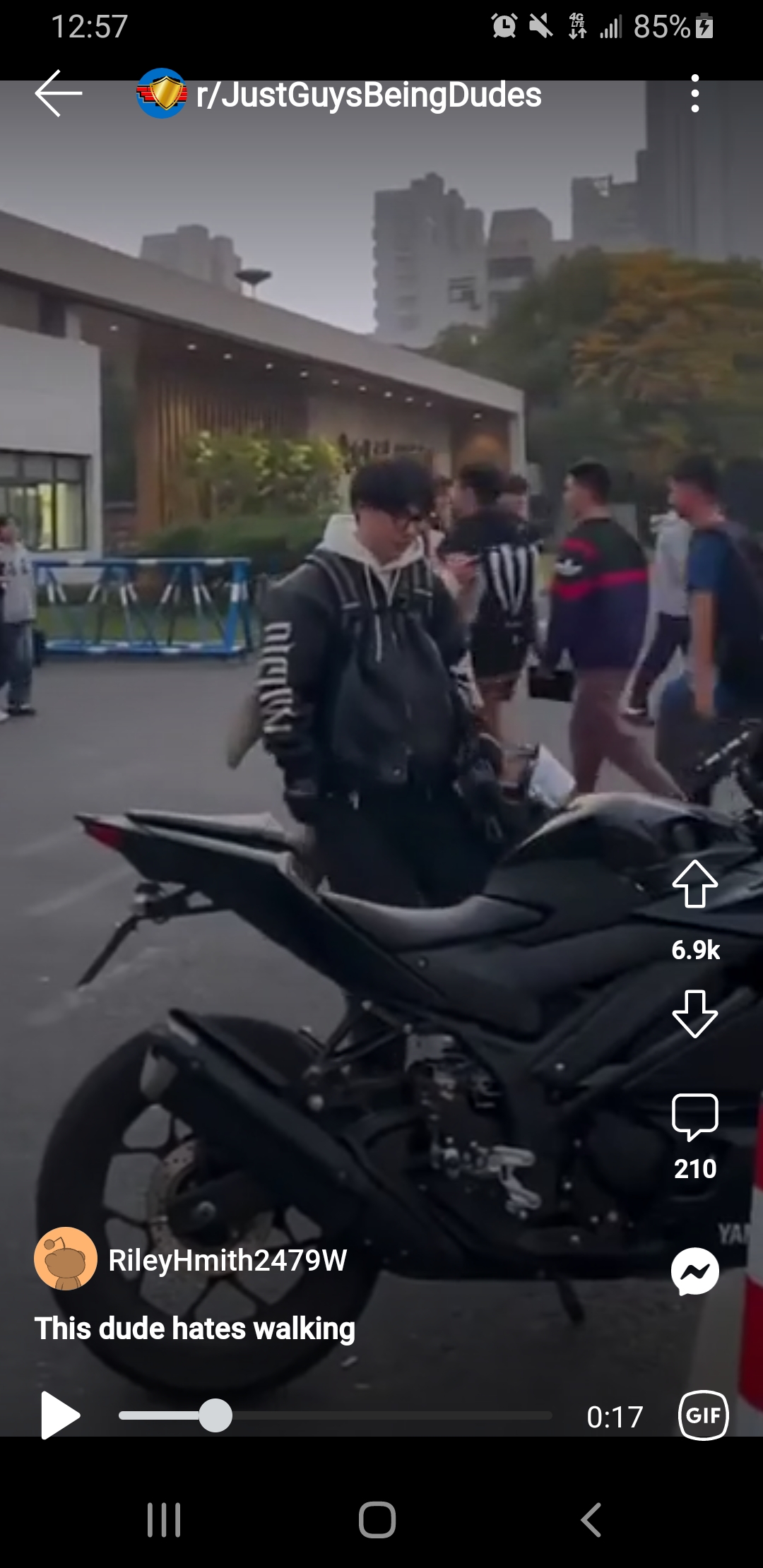 What is this jacket | Scrolller