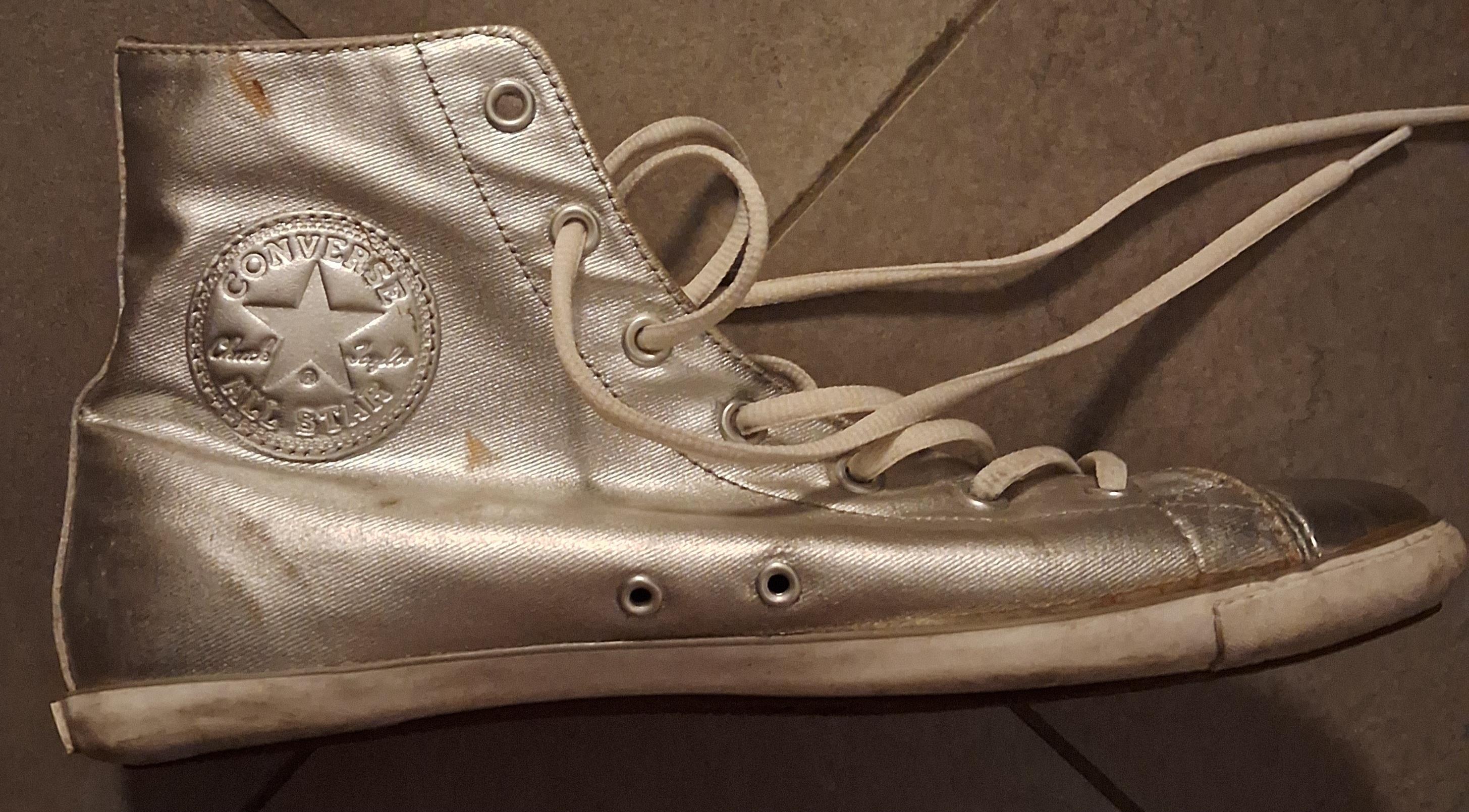 Does anyone Knows What converse are this?? | Scrolller