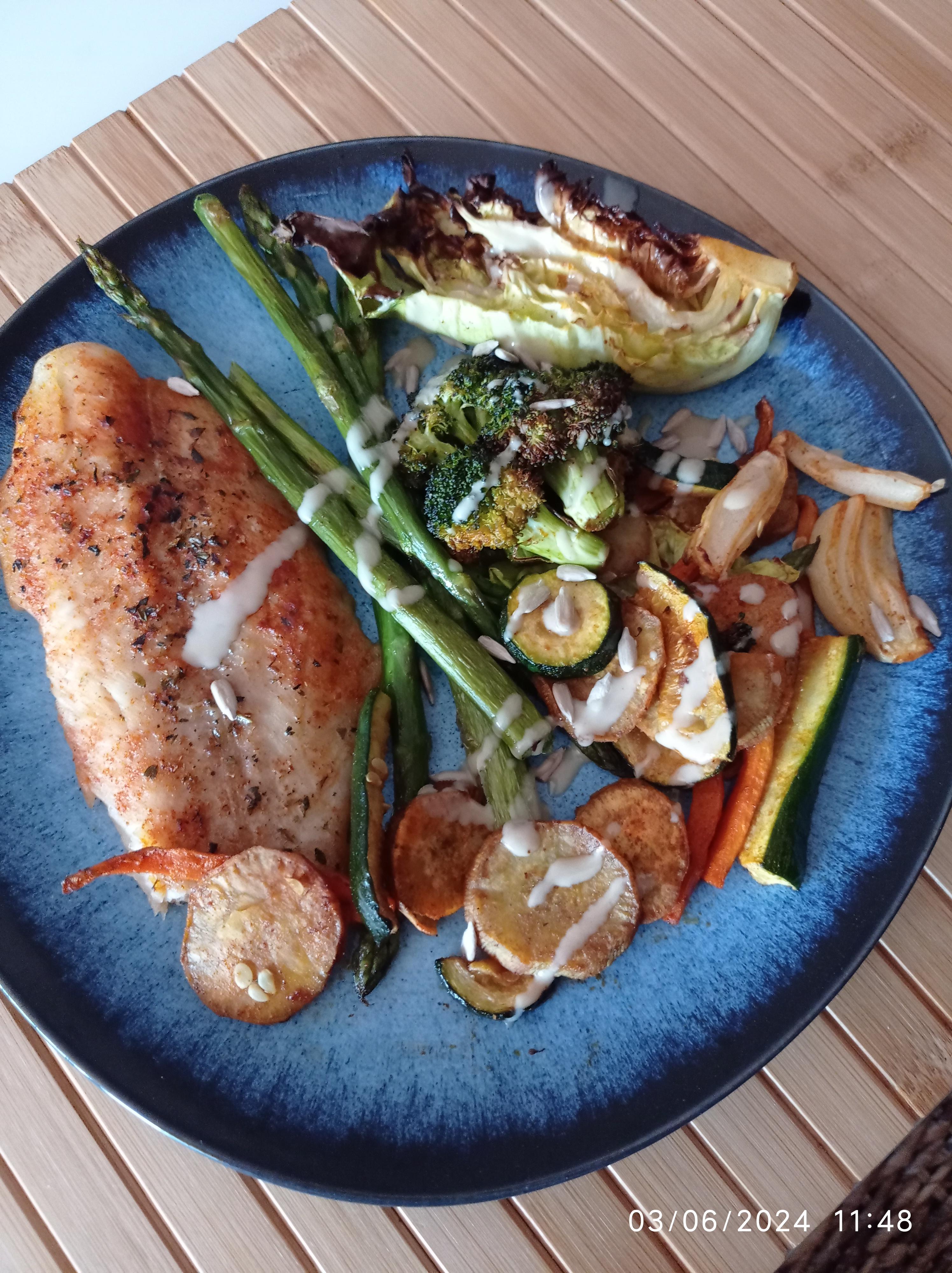 [Homemade] Rosted veggies with salmon | Scrolller