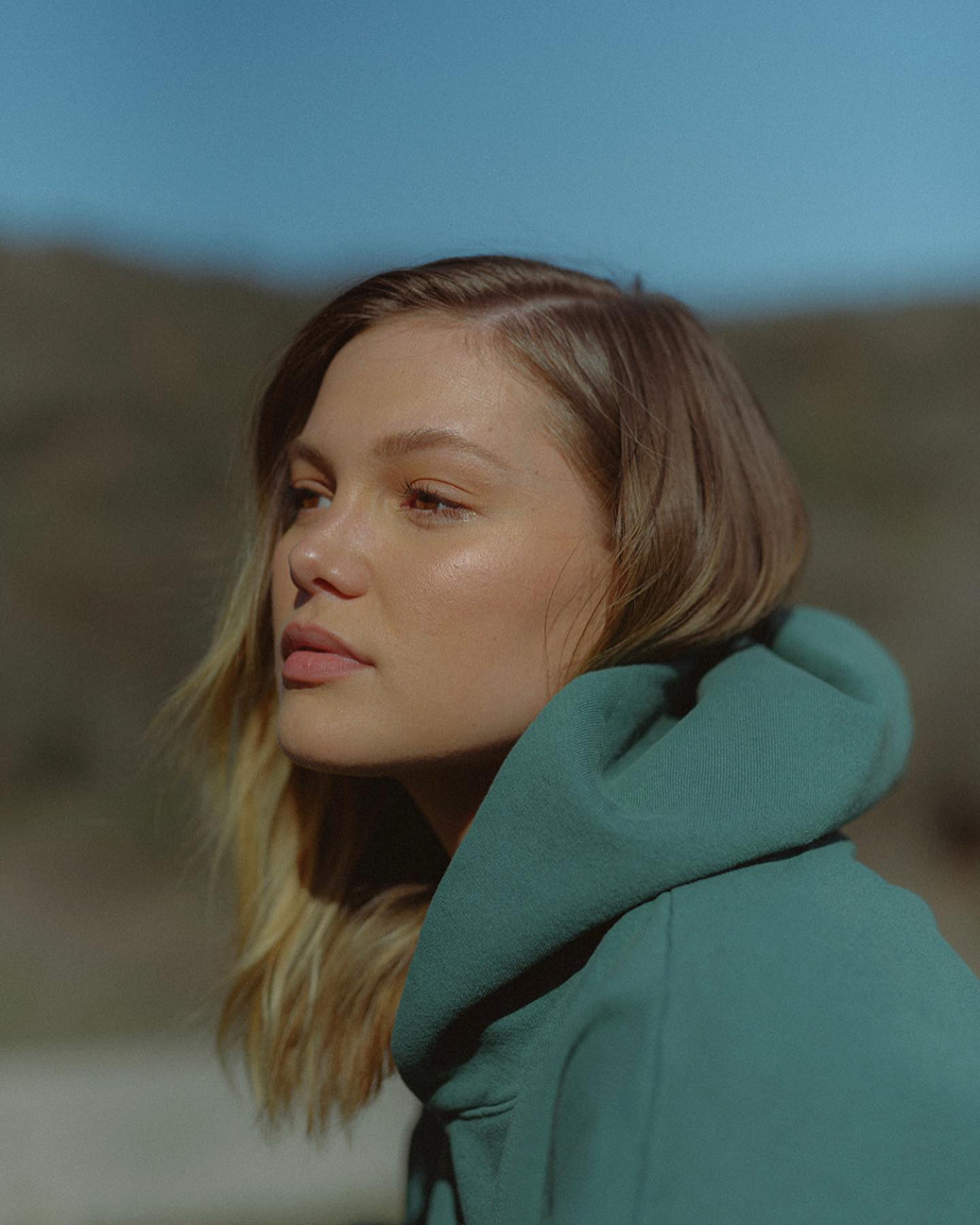 Olivia Holt | Scrolller