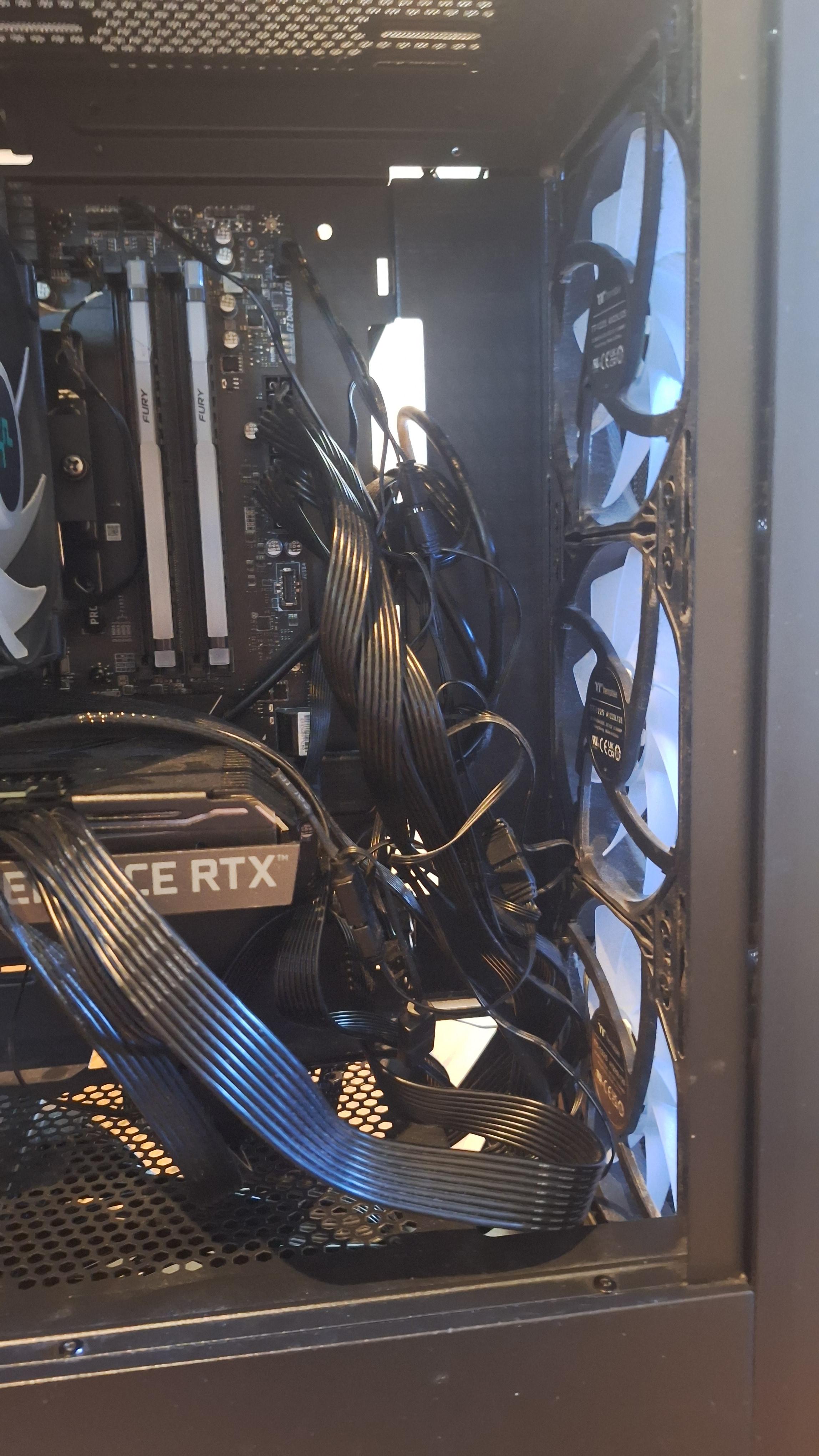 How tf do you guys have such good cable management | Scrolller