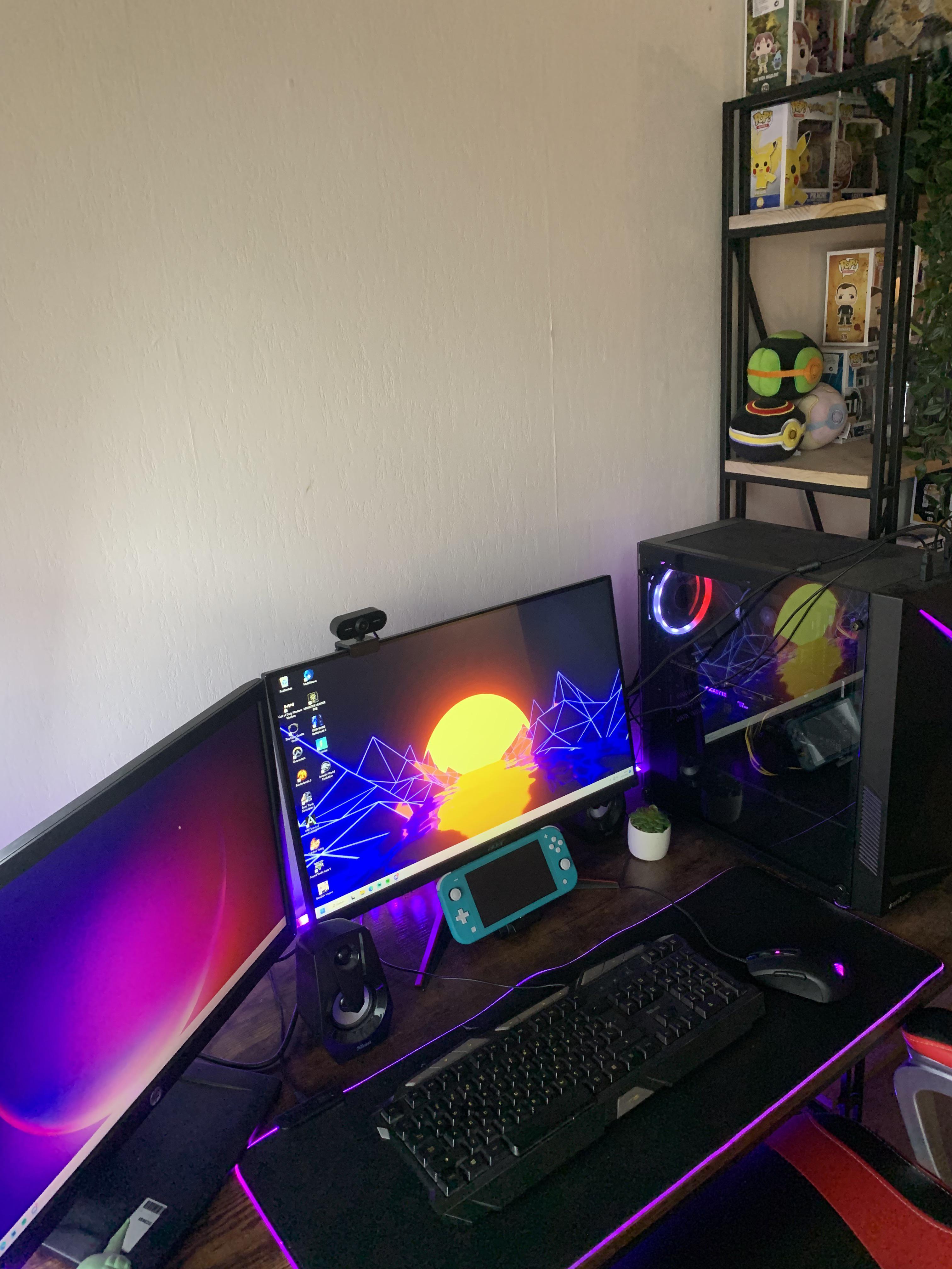 My workspace! | Scrolller
