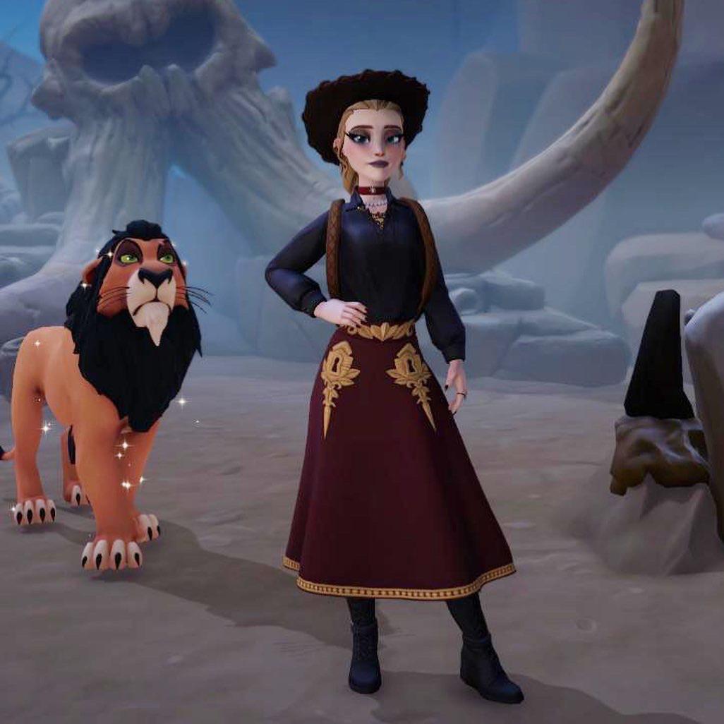 Besties! 👯‍♀️ and here’s the fit I’m wearing to find Buzz and Woody. So excited for them 😭 ...