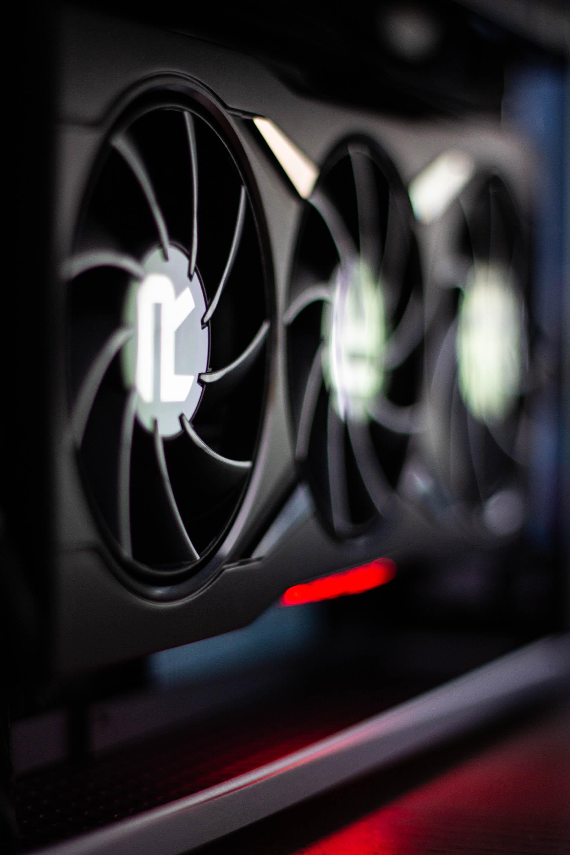 And the parts arrived! First SFF gaming build in a FormD T1 | Scrolller