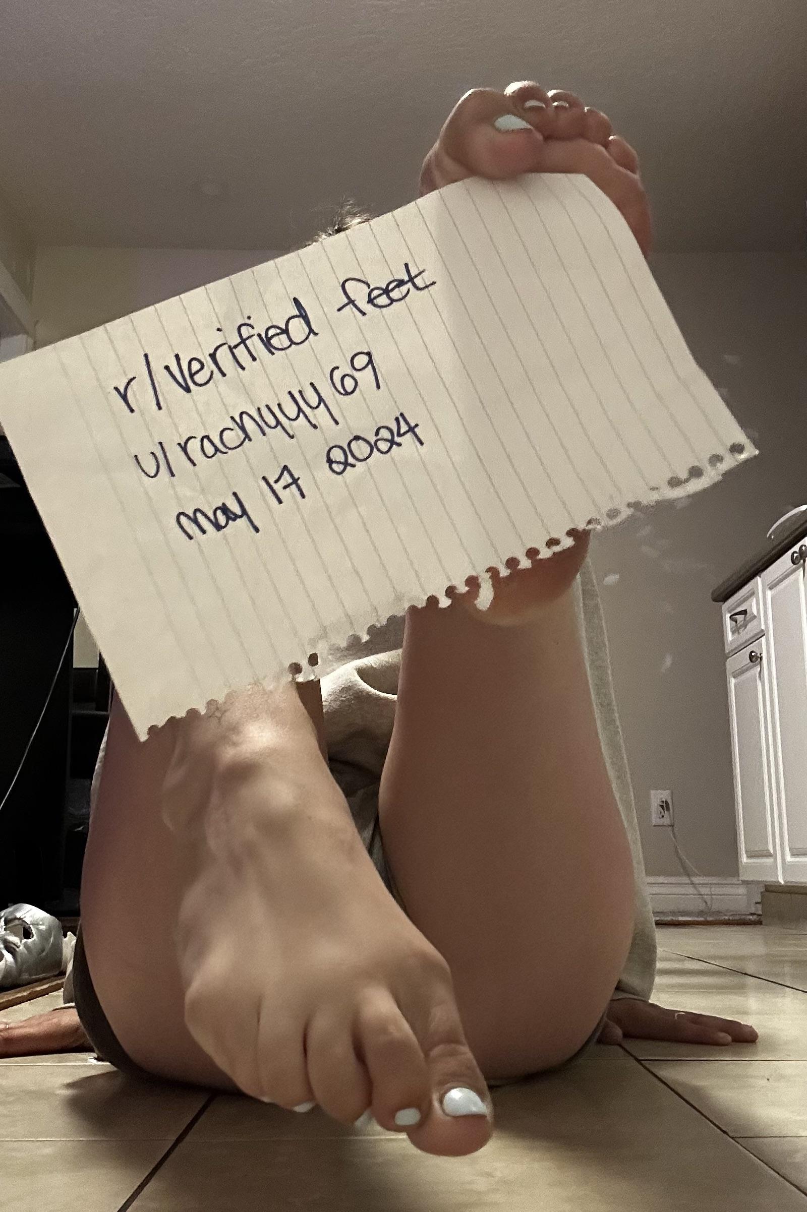 Verify me | Scrolller