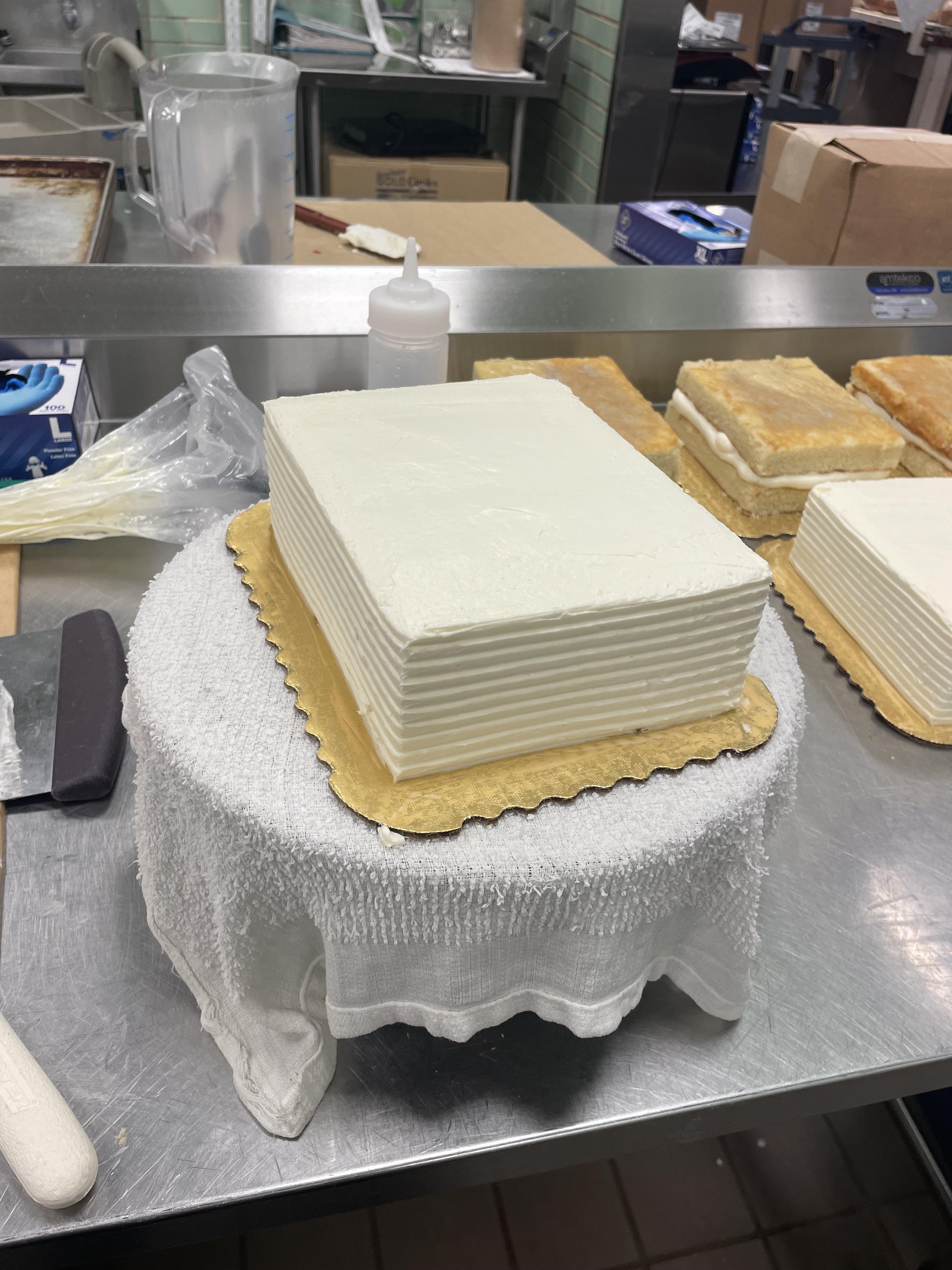 Discover more like Food: [PRO/CHEF] Vanilla sheet cake and Related Content | Scrolller