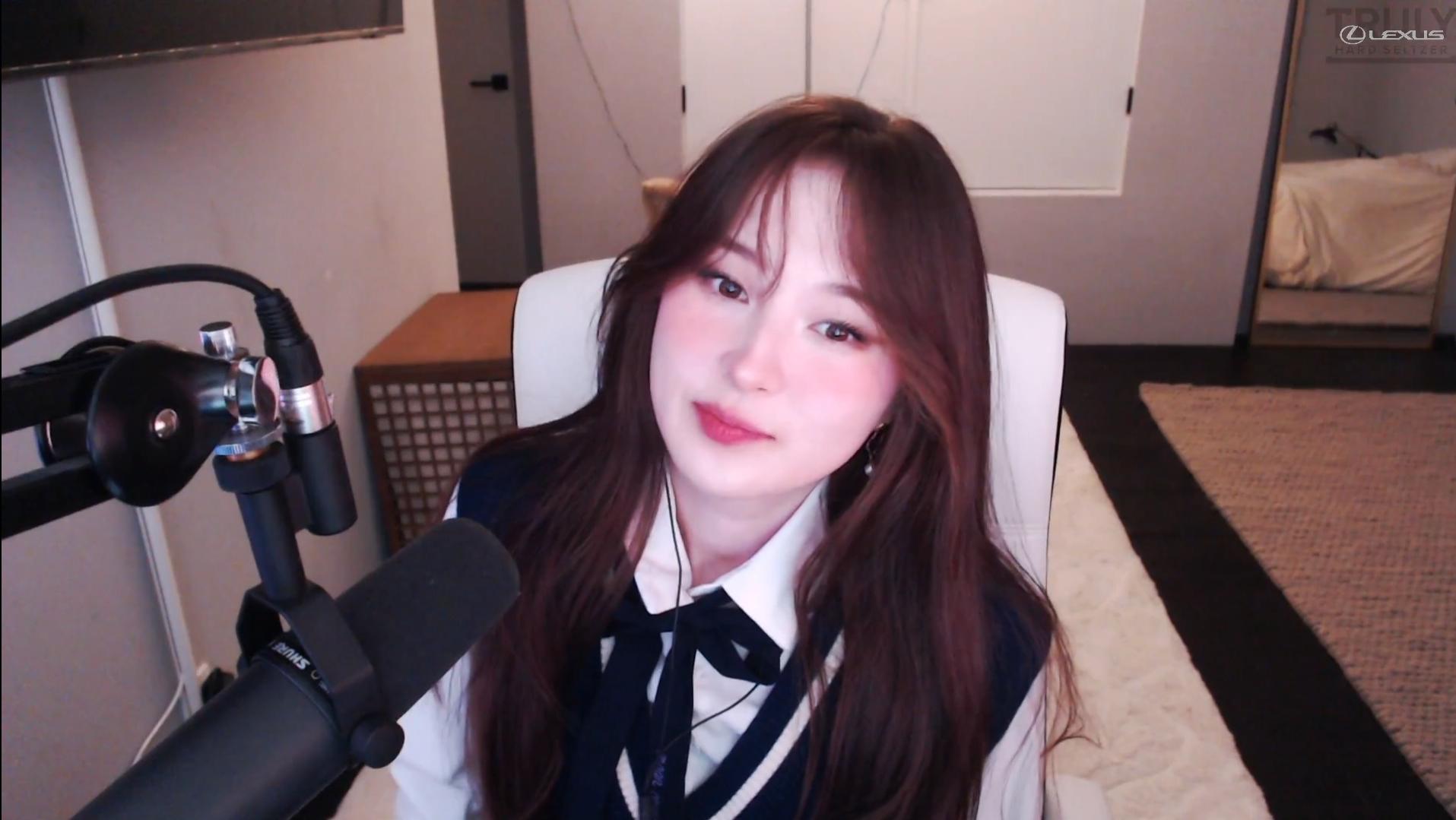 Tina Screenshots 💖 | Scrolller