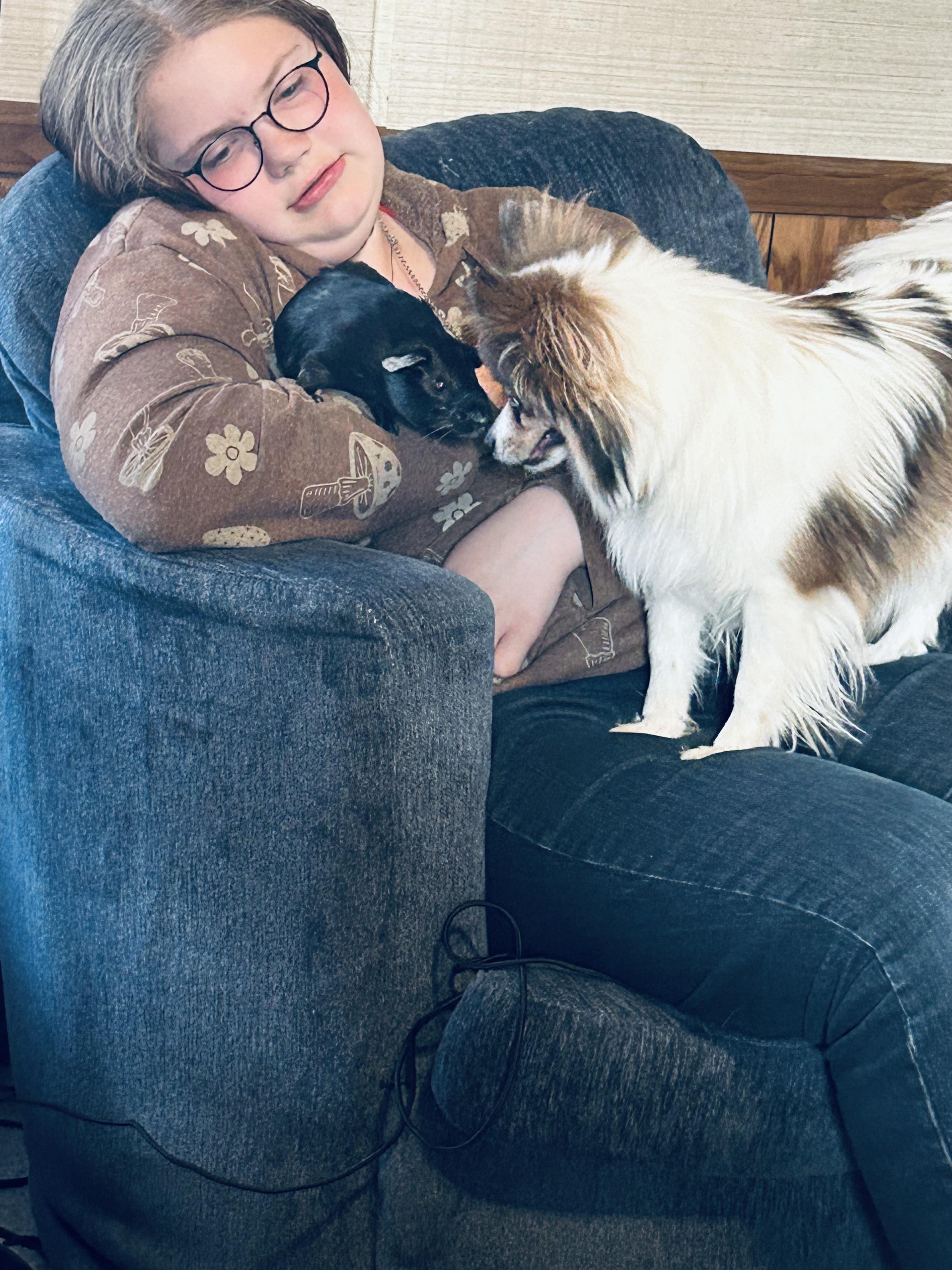 Snuggles and tickles time! | Scrolller