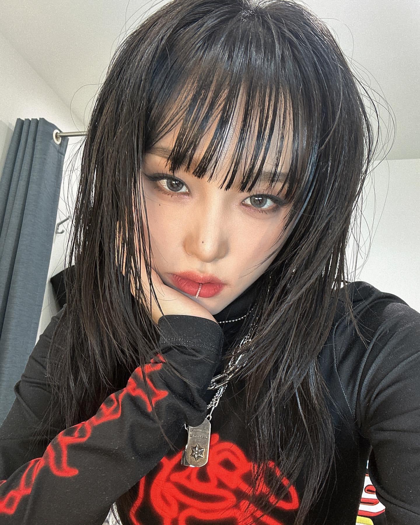 230110 Choi Yena Instagram Update | Scrolller