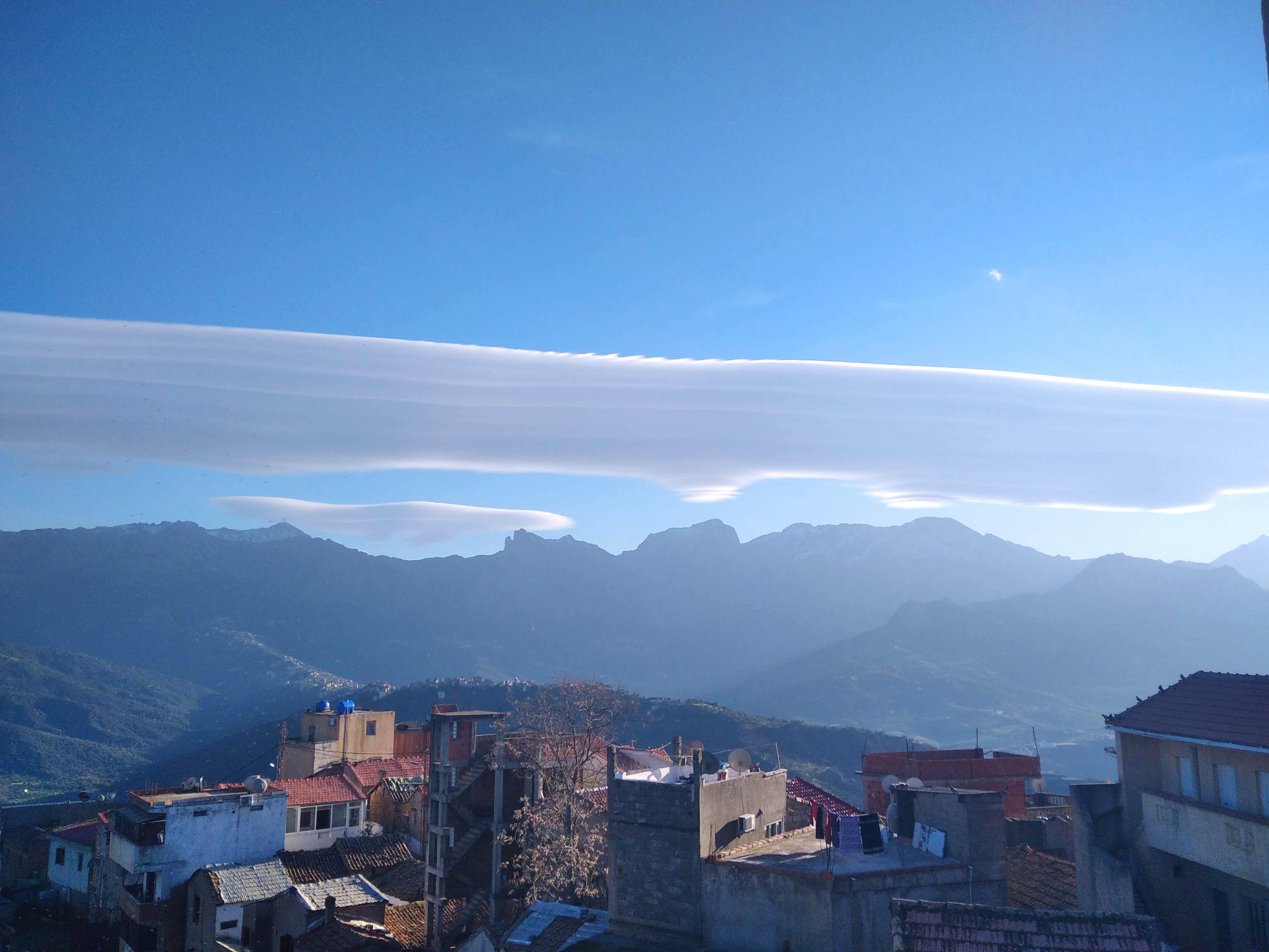 The view of the mountains from afar | Scrolller