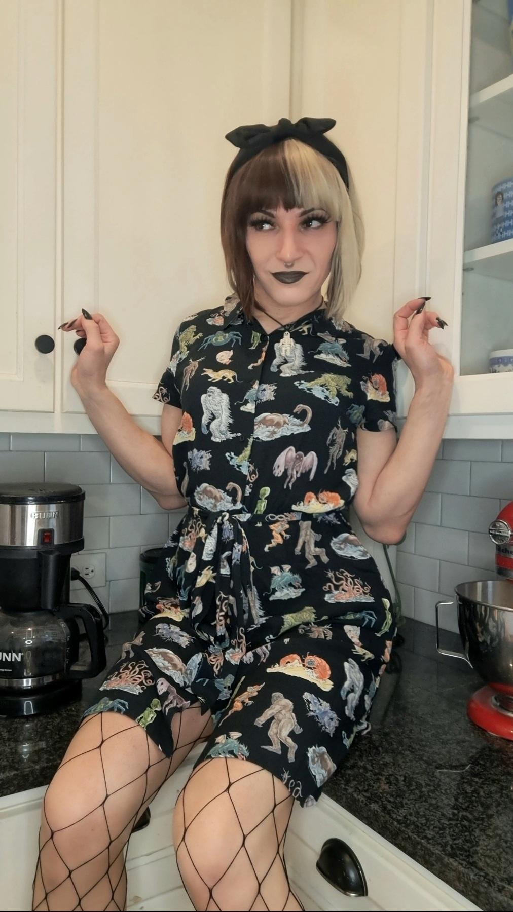 If I'm in fishnets, does that make me a catch? | Scrolller