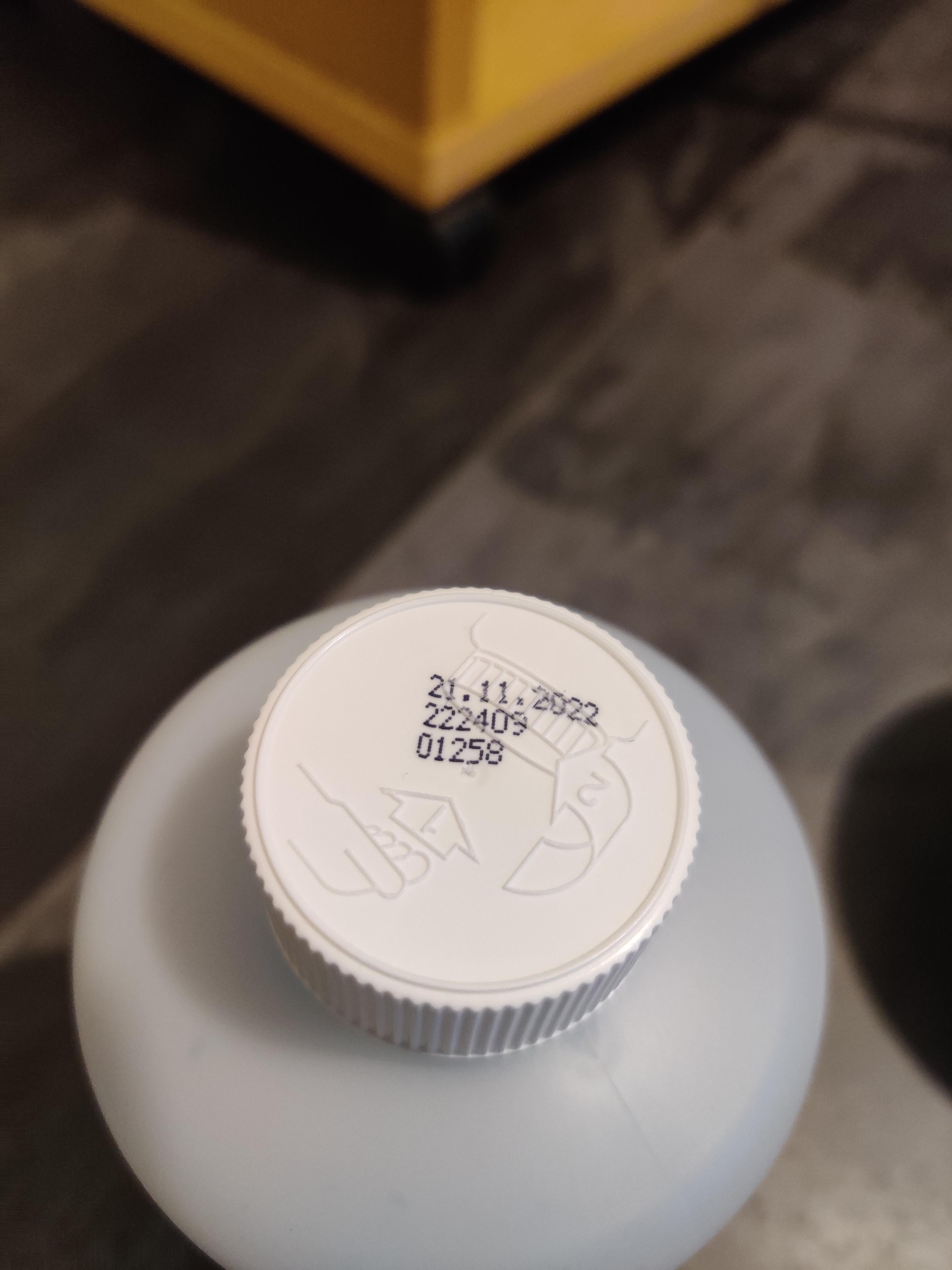 HELP! what is the date on the top of the bottle? | Scrolller
