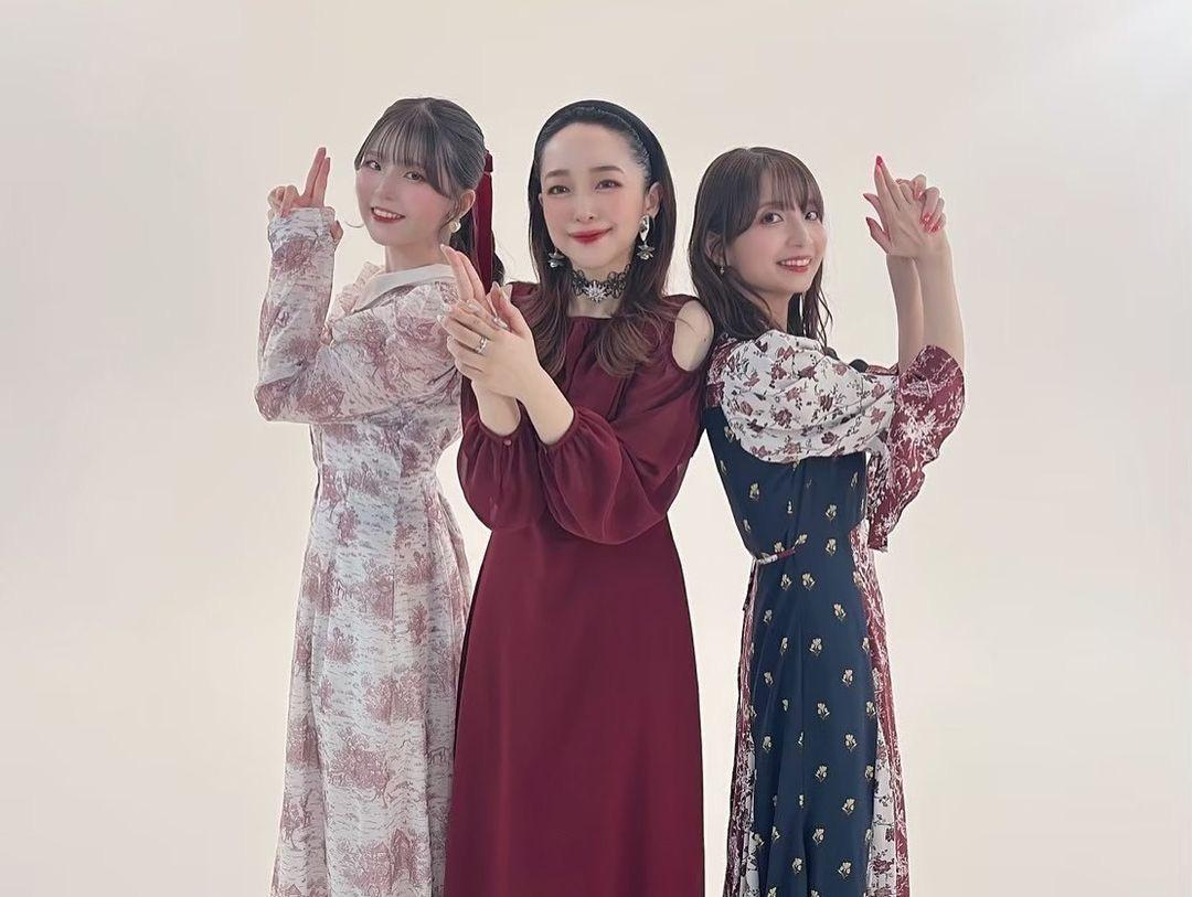 The new B-Komachi (Han Megumi, Igoma Yurie and Ookubo Rumi) photoshoot on the Oshi no Ko special ...